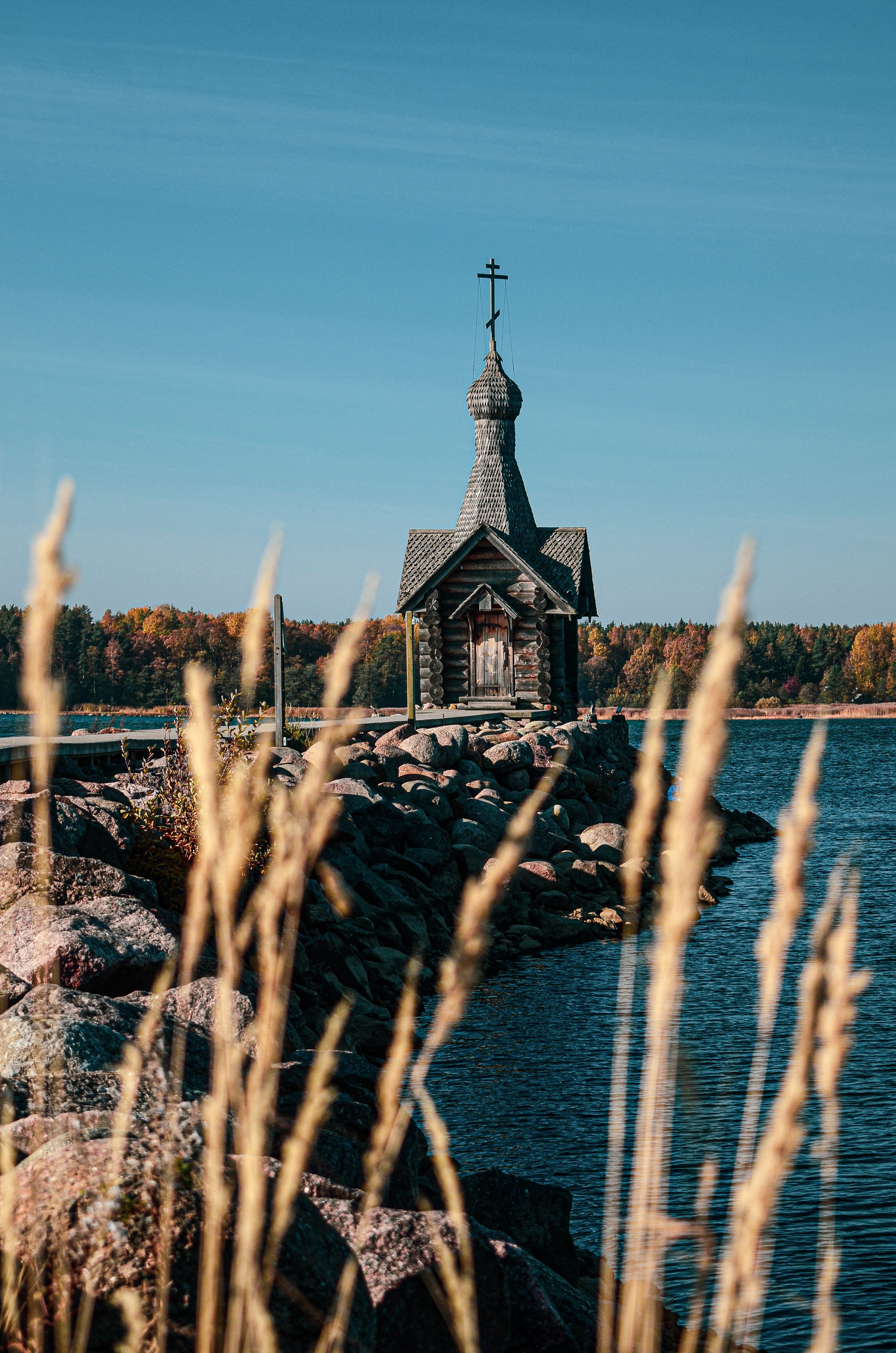 Chapel by Lake · Free Stock Photo