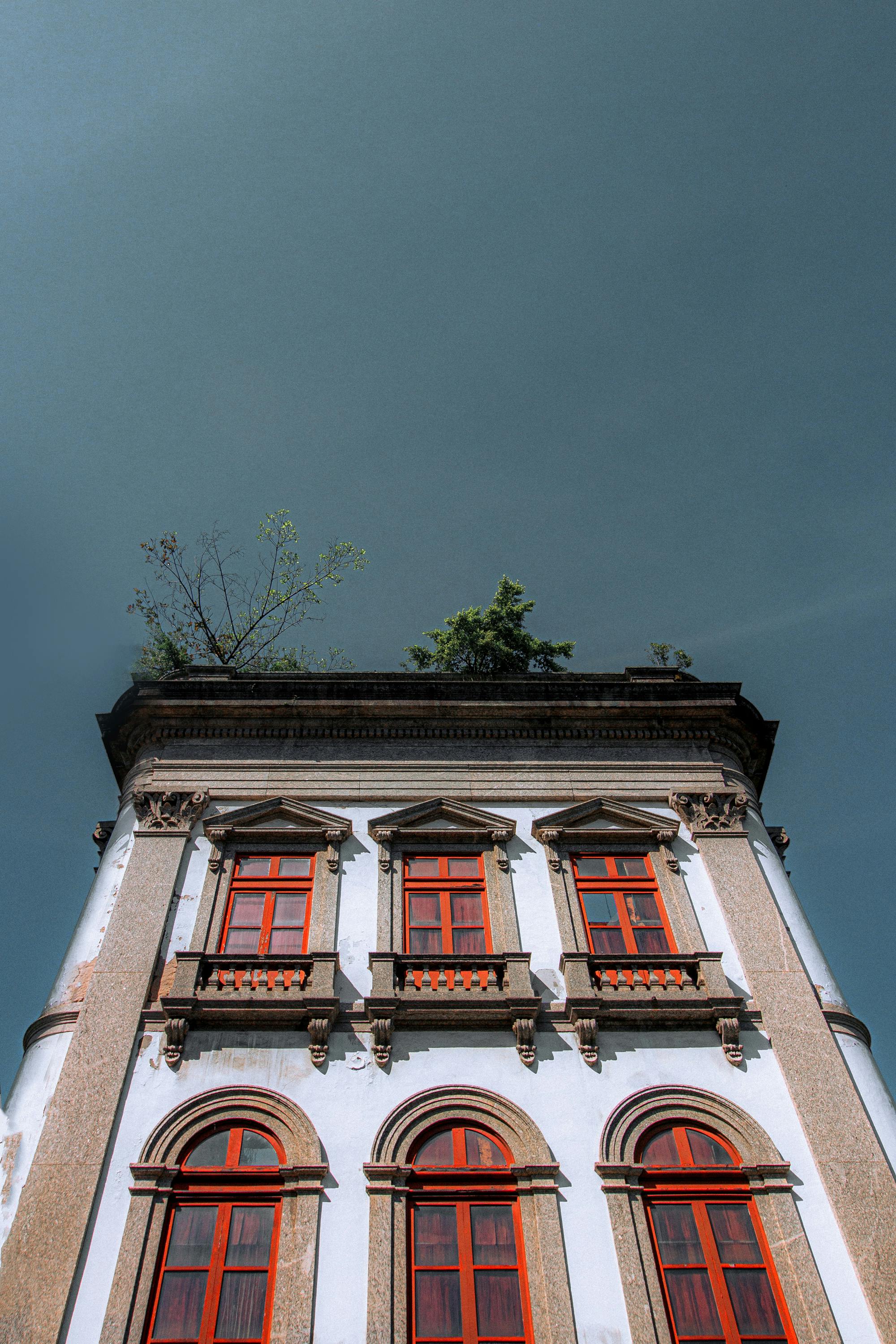 Low-Angle Shot of an Architectural Building · Free Stock Photo