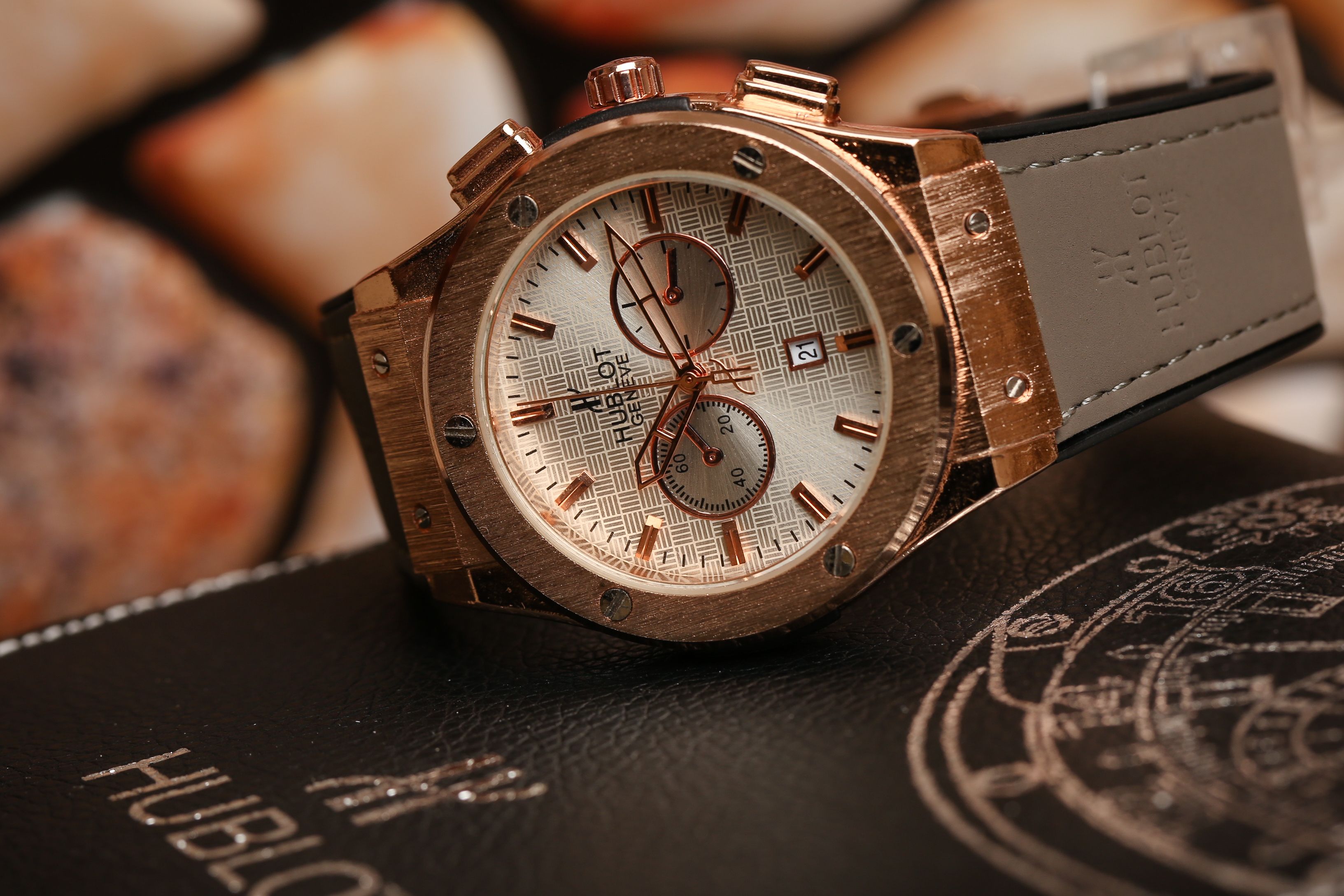 Close Up Shot of Analog Wristwatch · Free Stock Photo