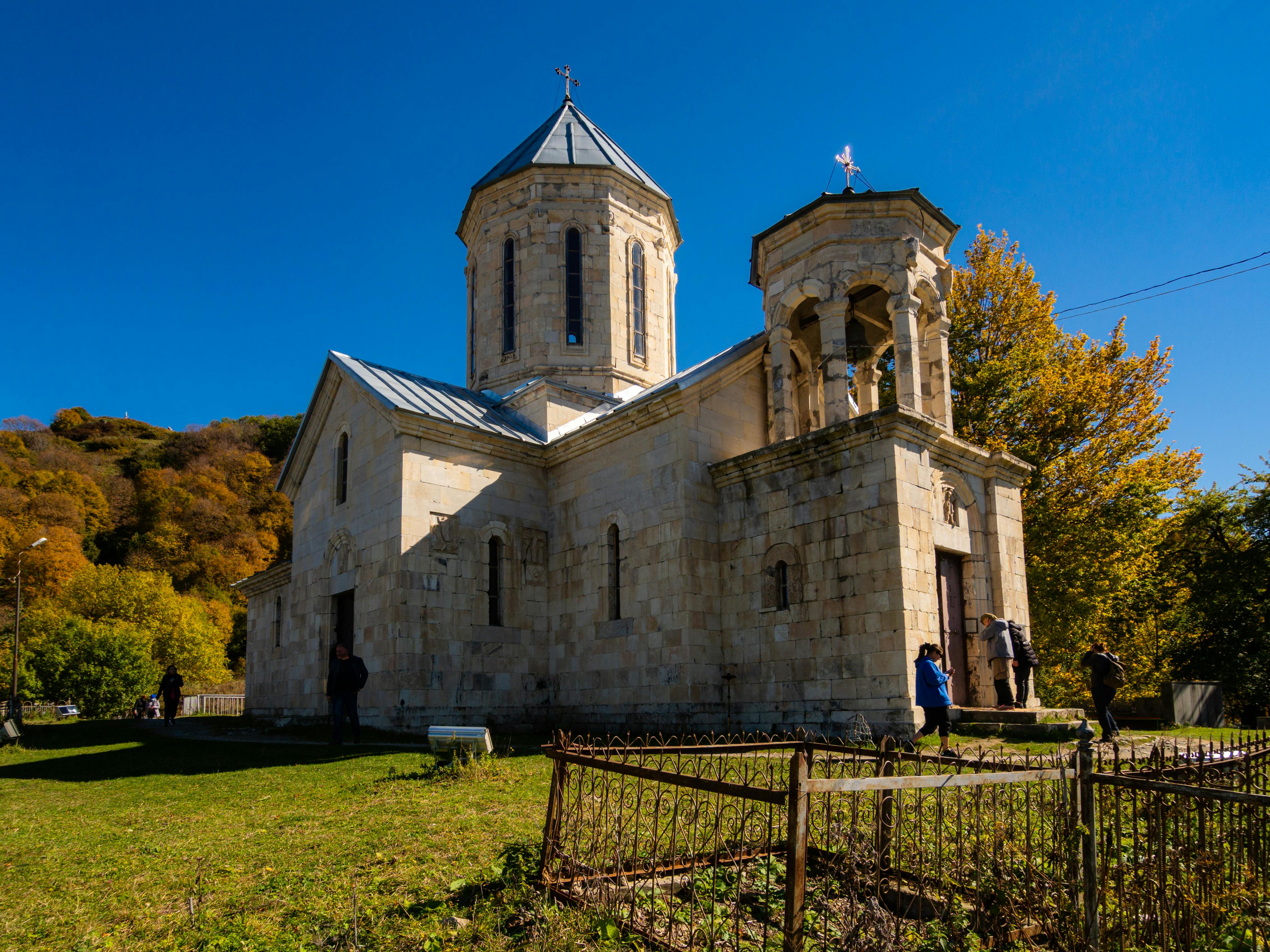 Entering Church Photos, Download The BEST Free Entering Church Stock ...