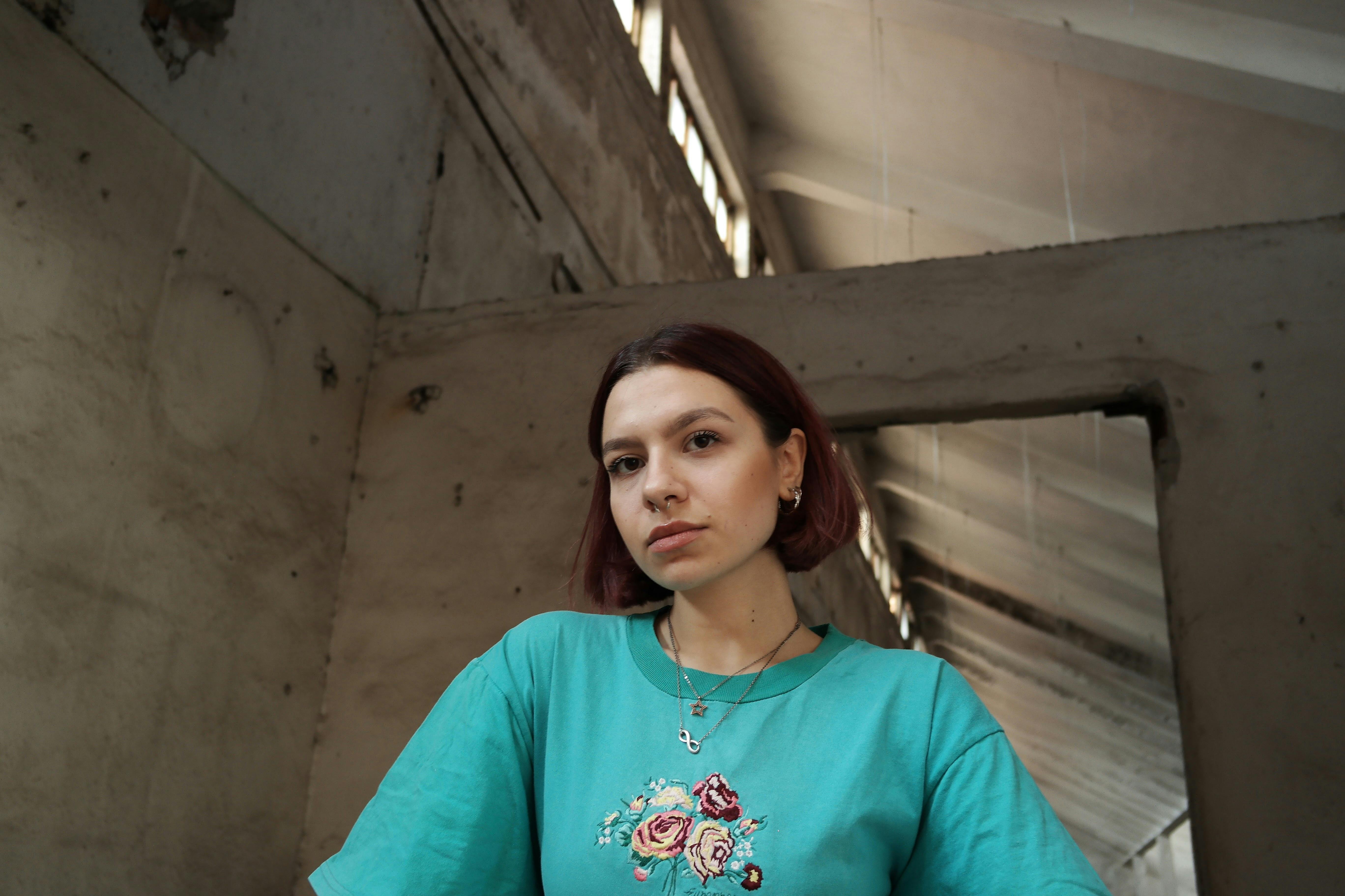 Short Hair Girl Photos, Download The BEST Free Short Hair Girl Stock ...