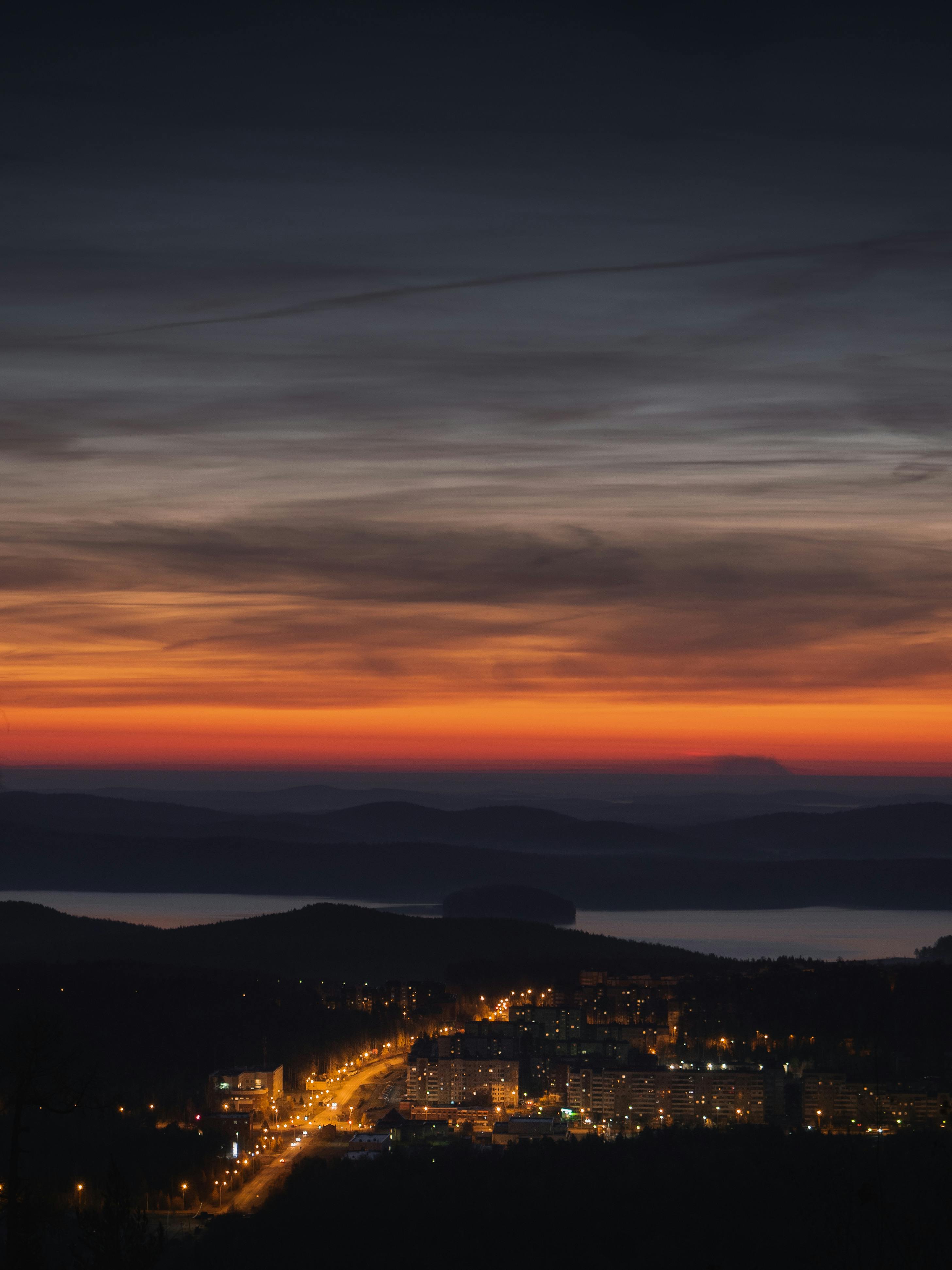City during Dusk · Free Stock Photo