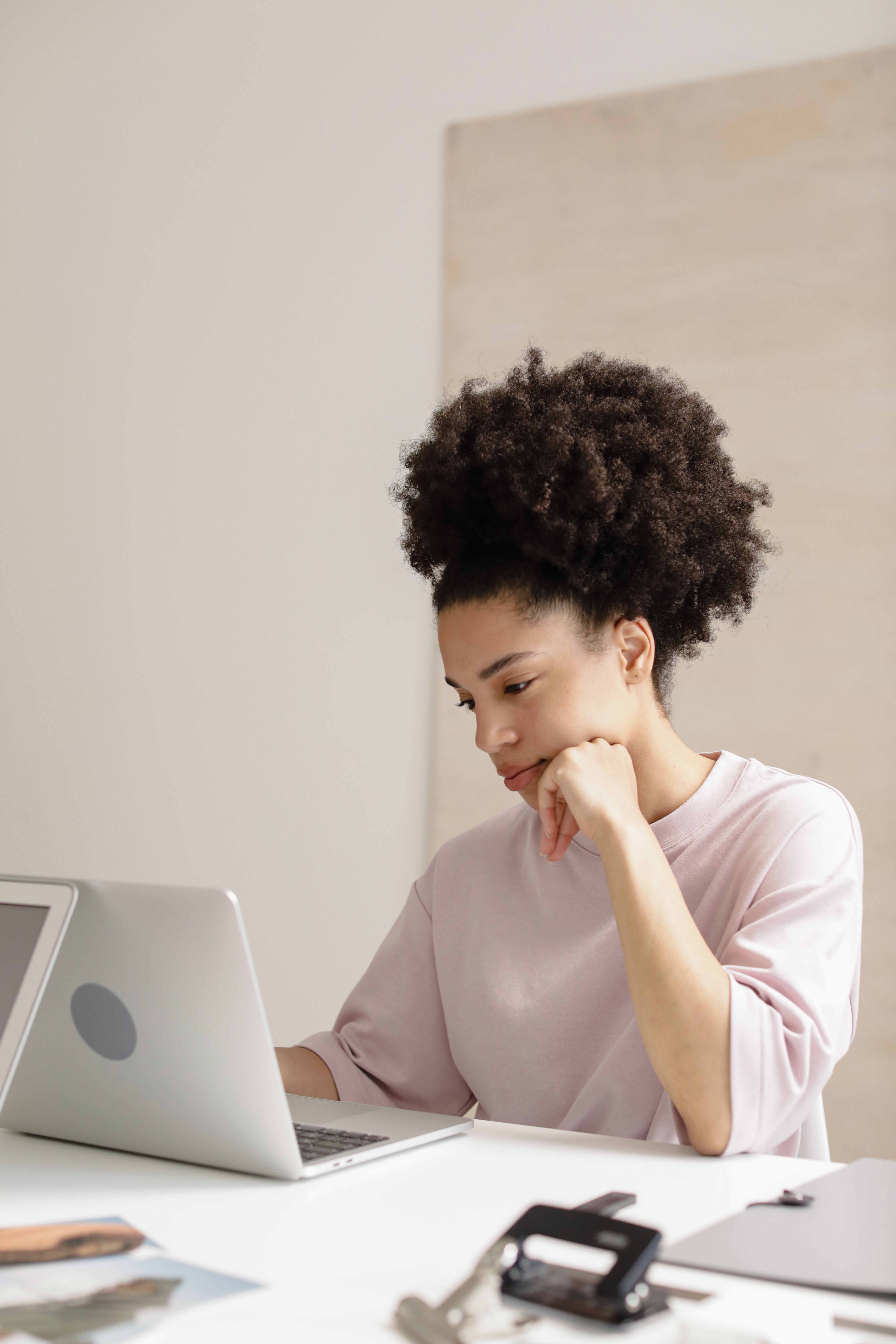 Pretty Woman Using a Laptop · Free Stock Photo