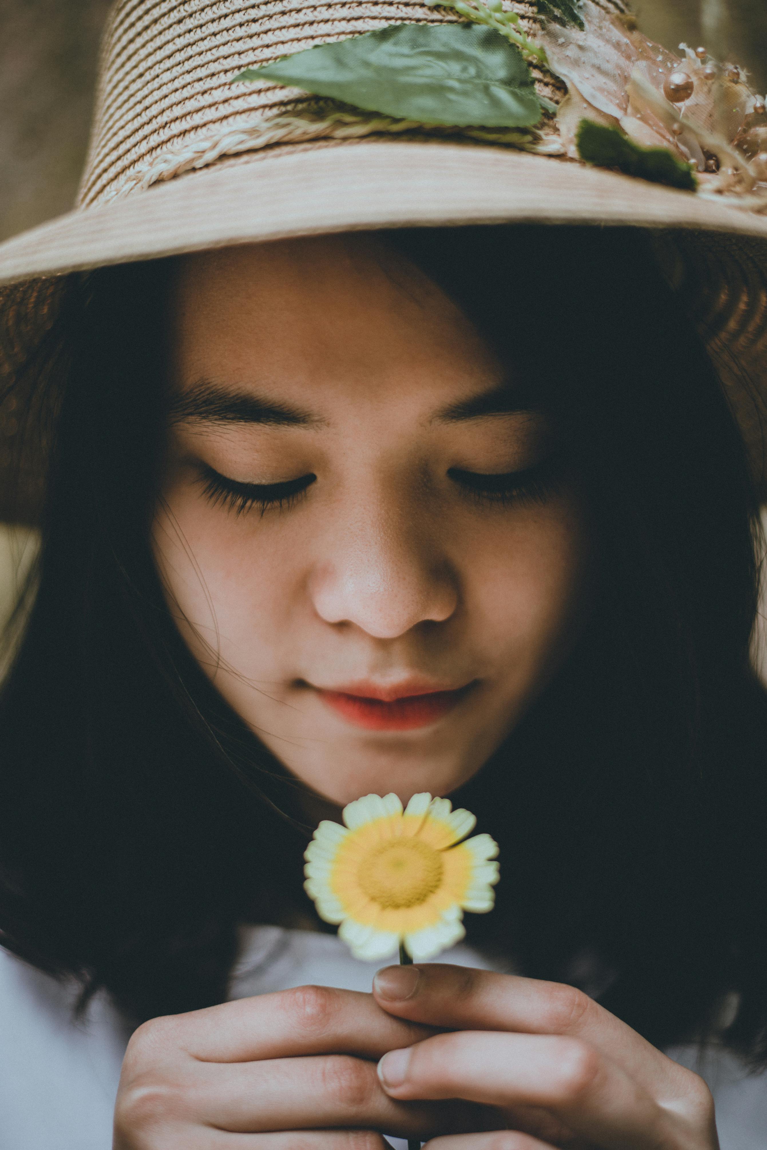 Woman's Face · Free Stock Photo