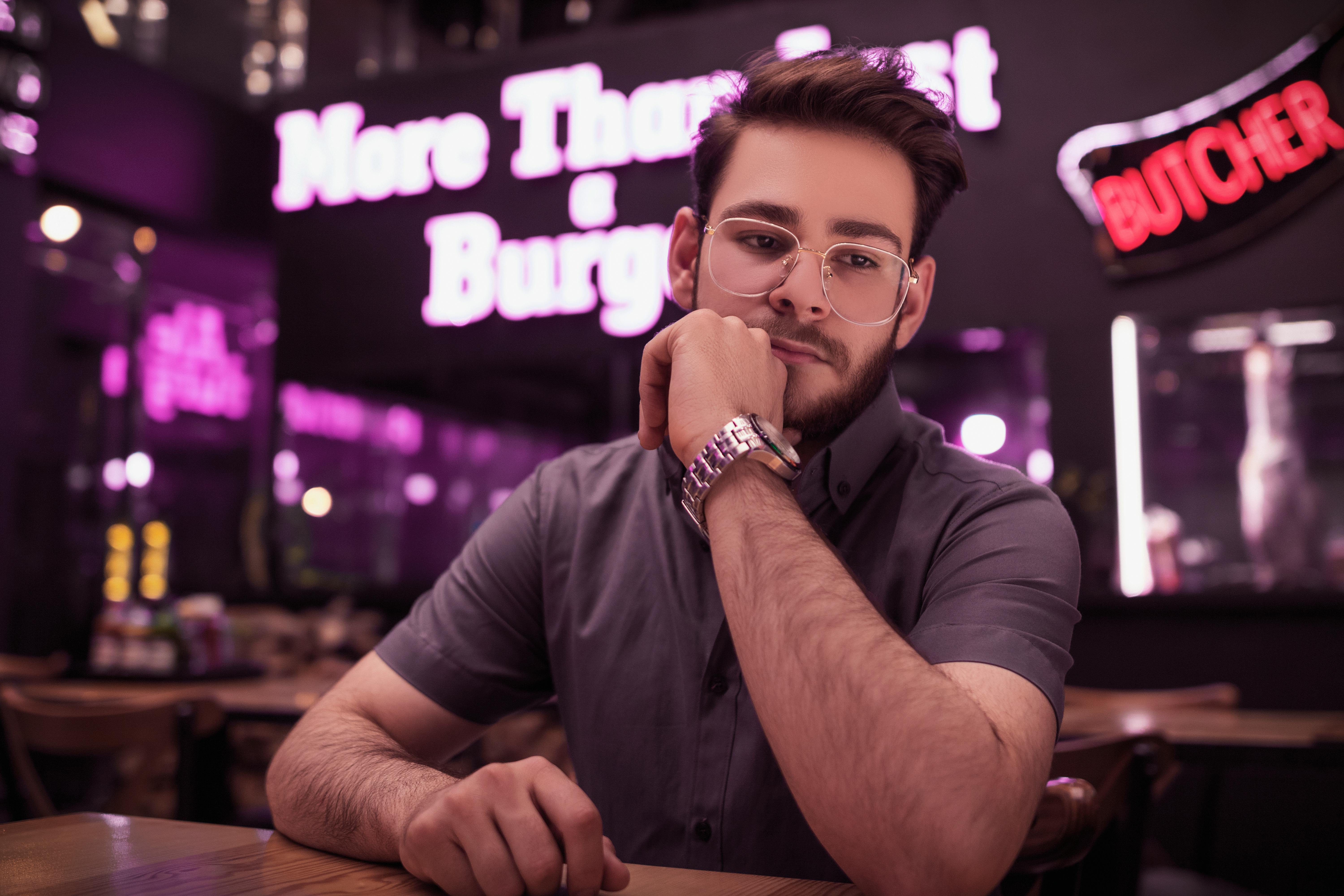 Chin Burger Photos, Download The BEST Free Chin Burger Stock Photos ...