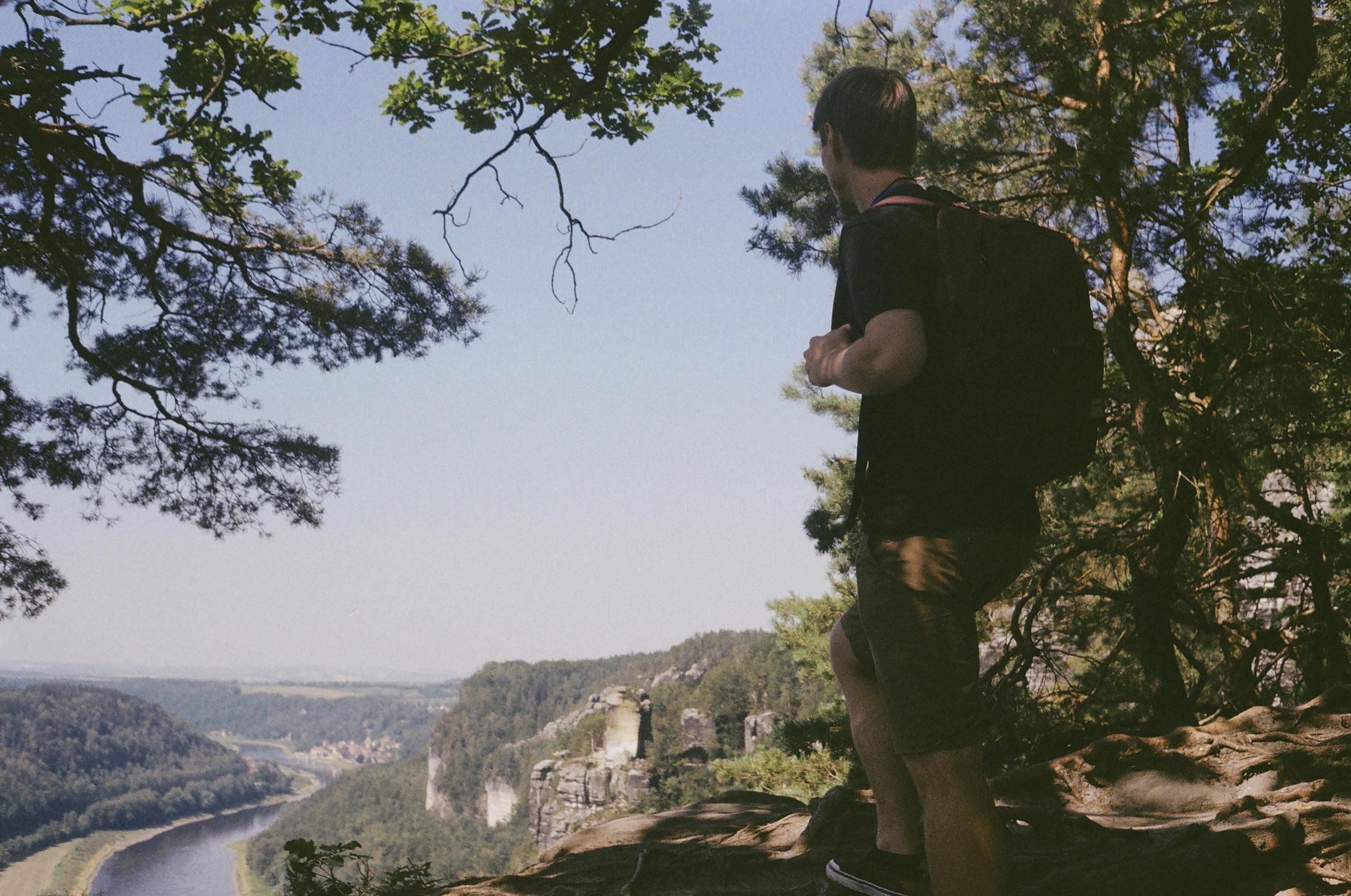 People Looking Over A Cliff Photos, Download The BEST Free People ...