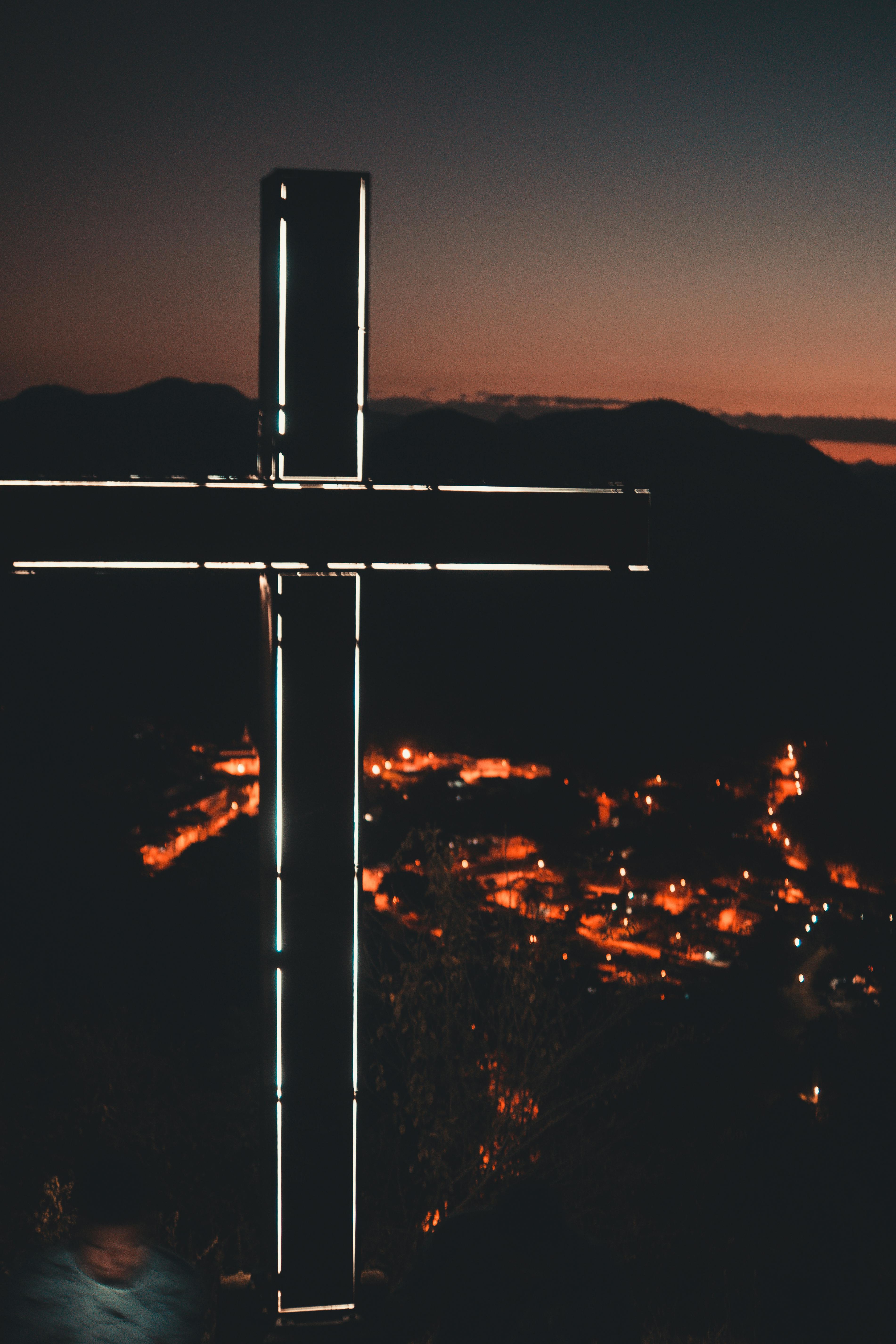 Cross With Light · Free Stock Photo