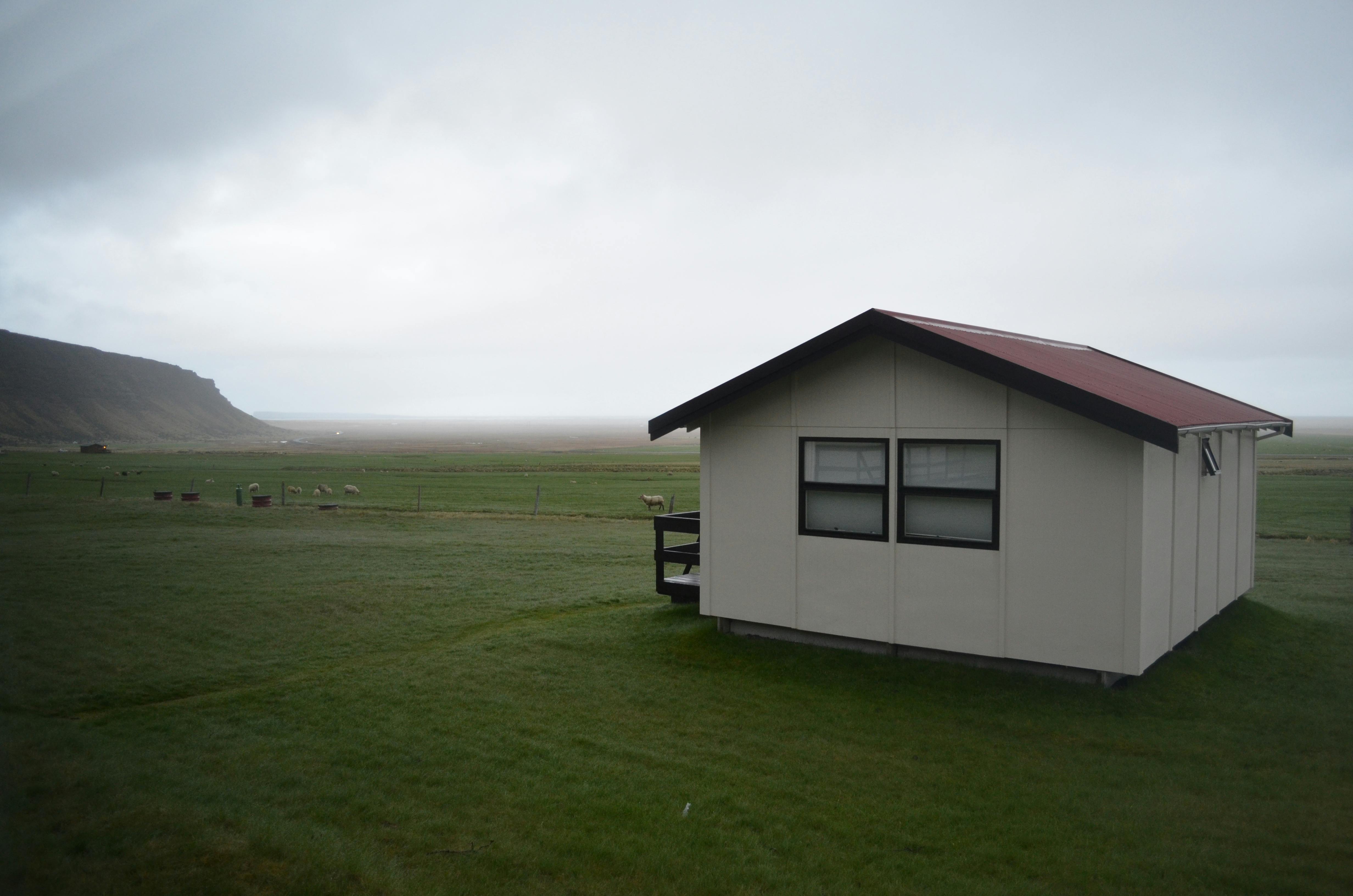 Modern Countryside Cabin · Free Stock Photo