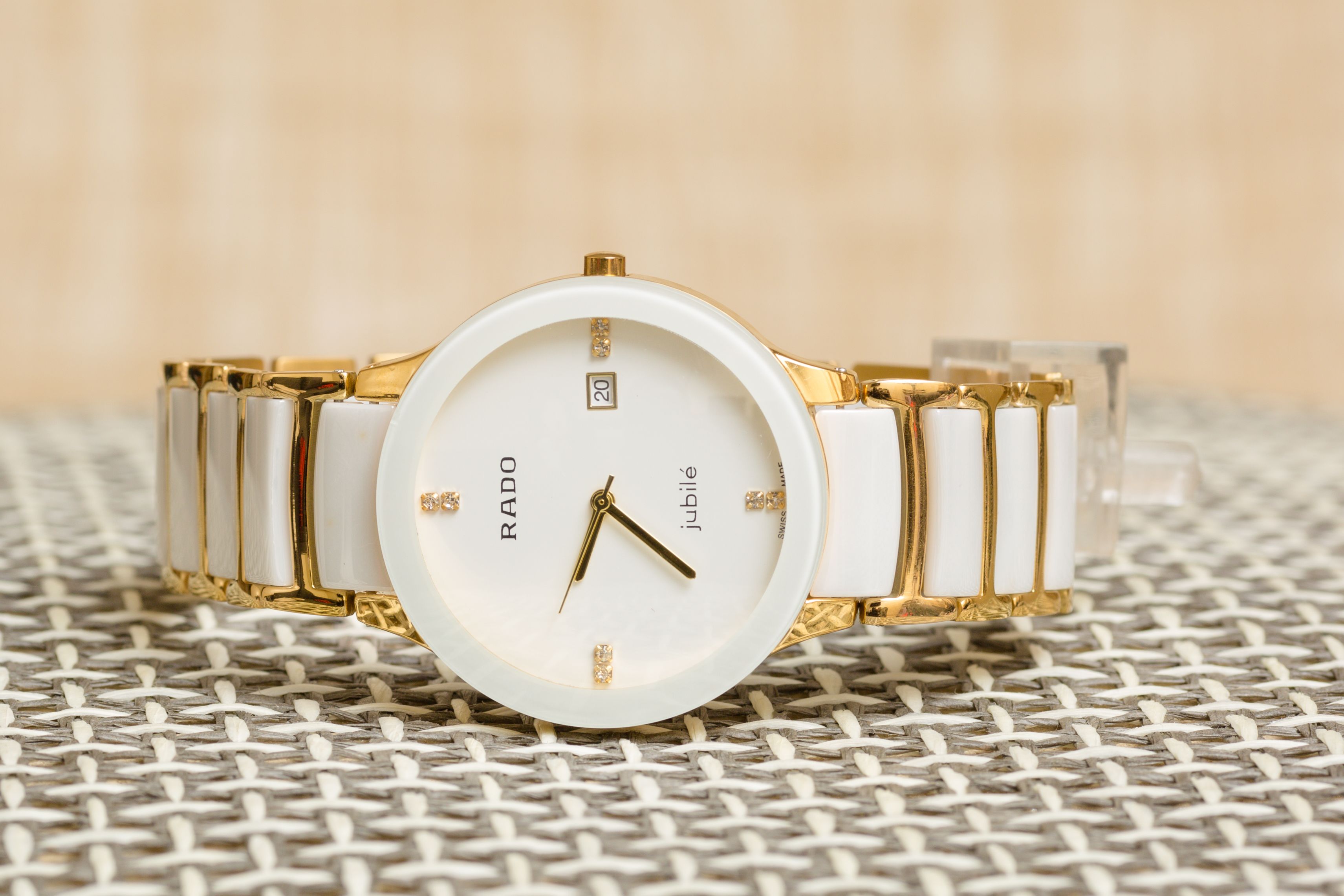 Elegant Analog Wristwatch · Free Stock Photo