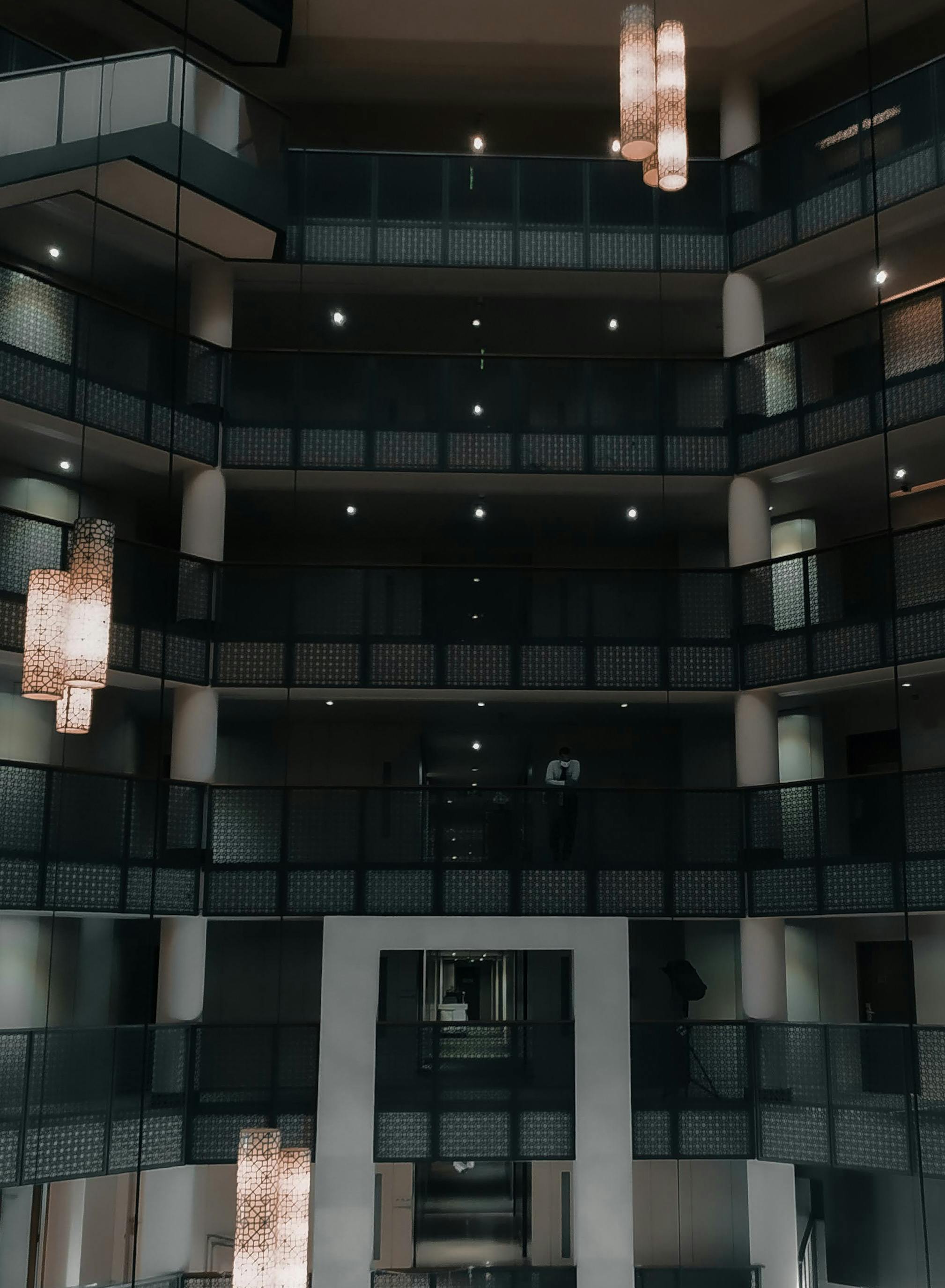 Building Corridors at Night · Free Stock Photo