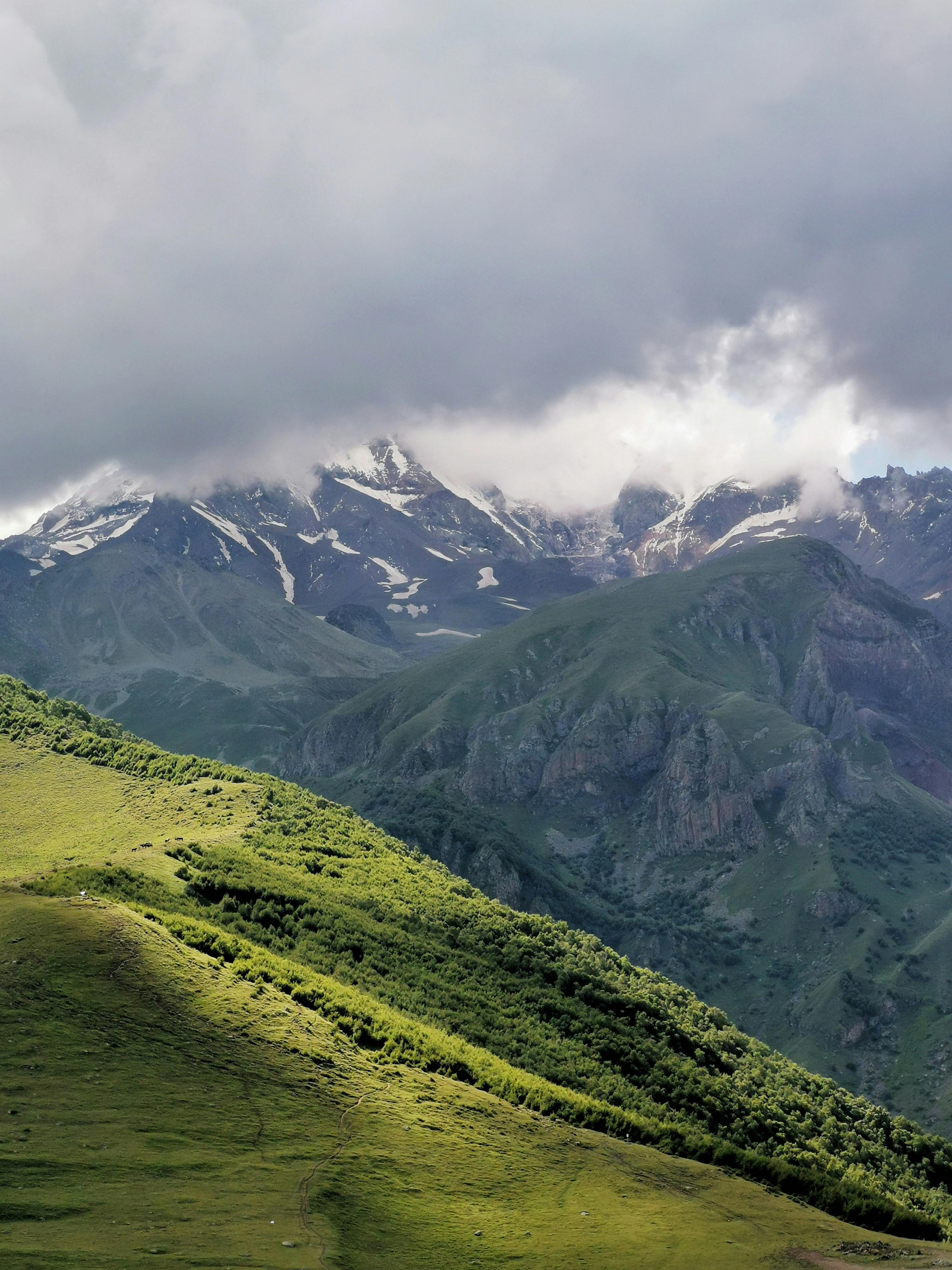 Mountain Range · Free Stock Photo