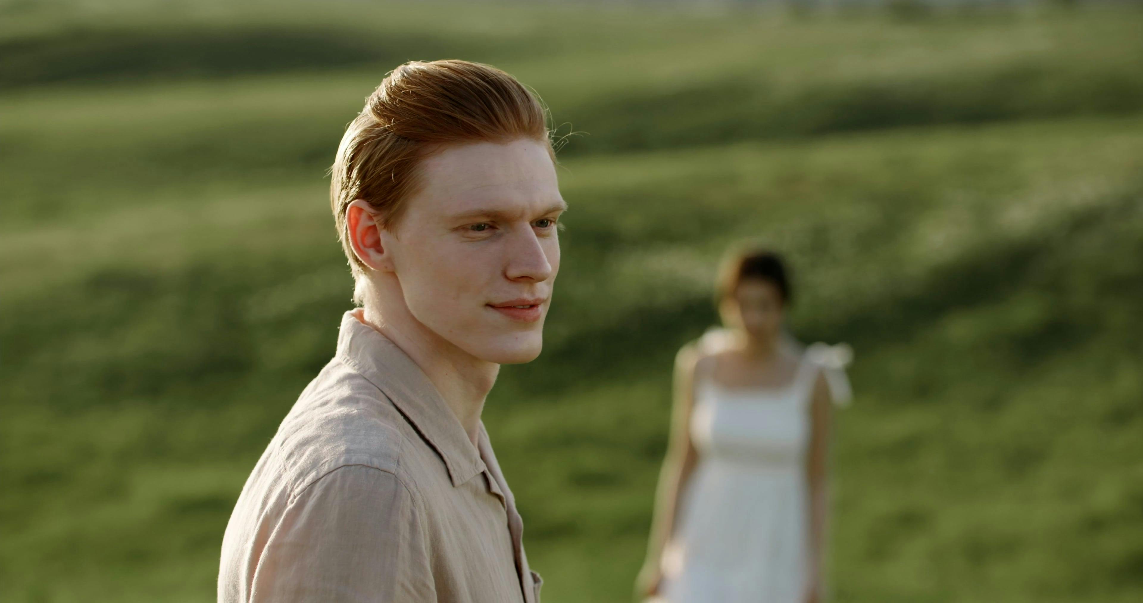 Man Approaching A Woman Videos, Download The BEST Free 4k Stock Video ...