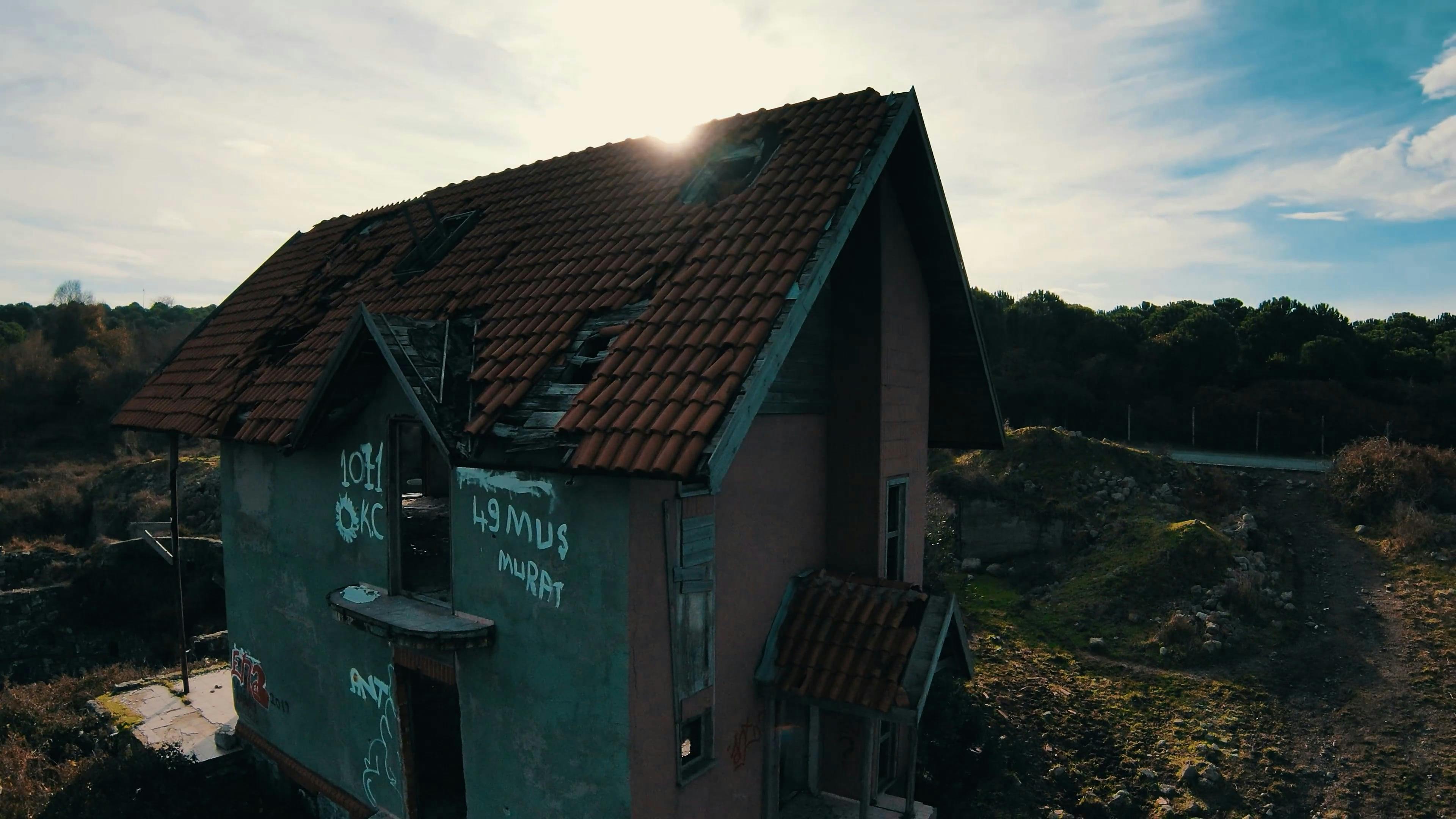 Los mejores 9000+ vídeos de Techo Roto · Banco de Imágenes Gratis ...