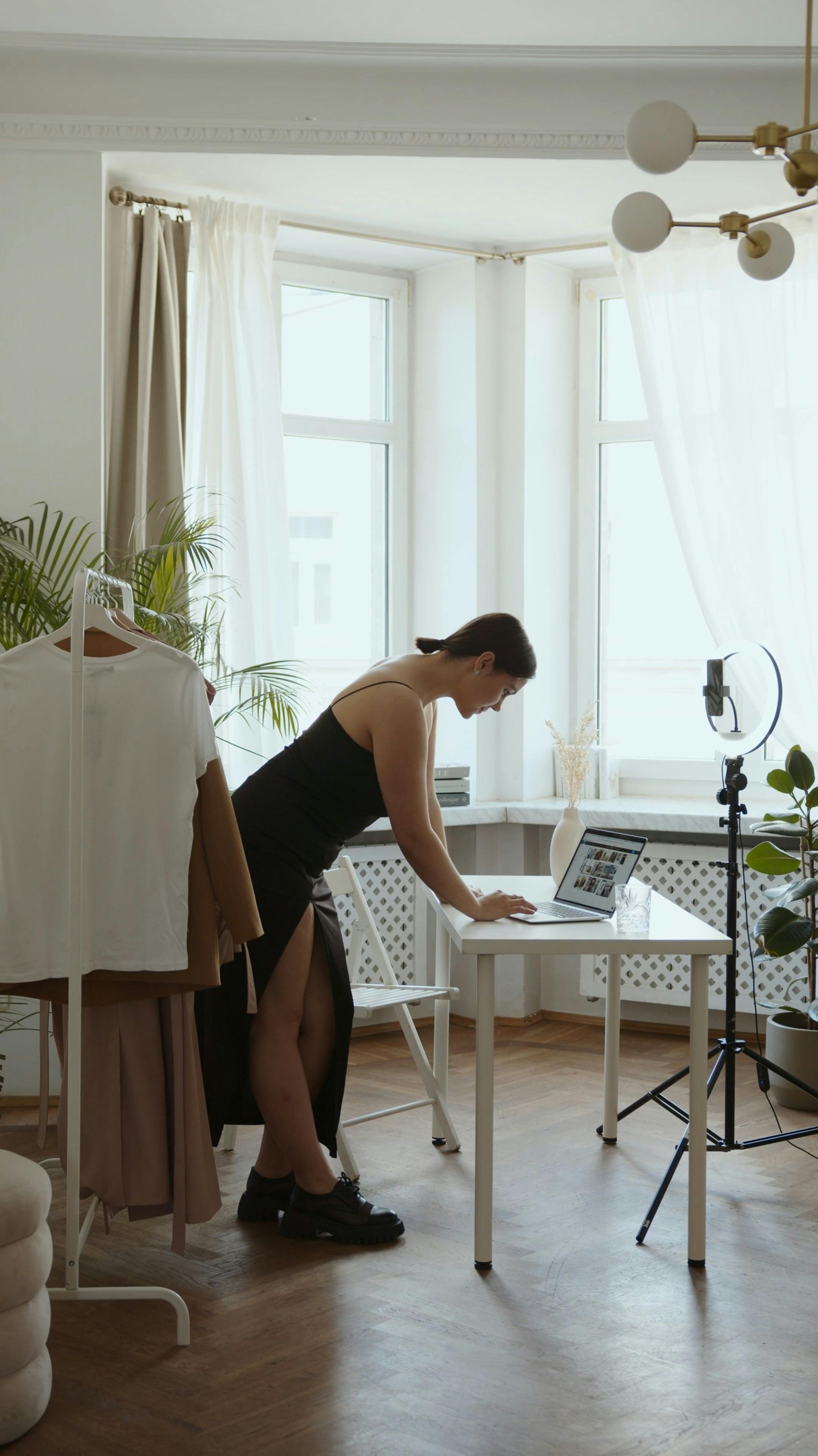 Vlogging Photos Videos, Download The BEST Free 4k Stock Video Footage ...