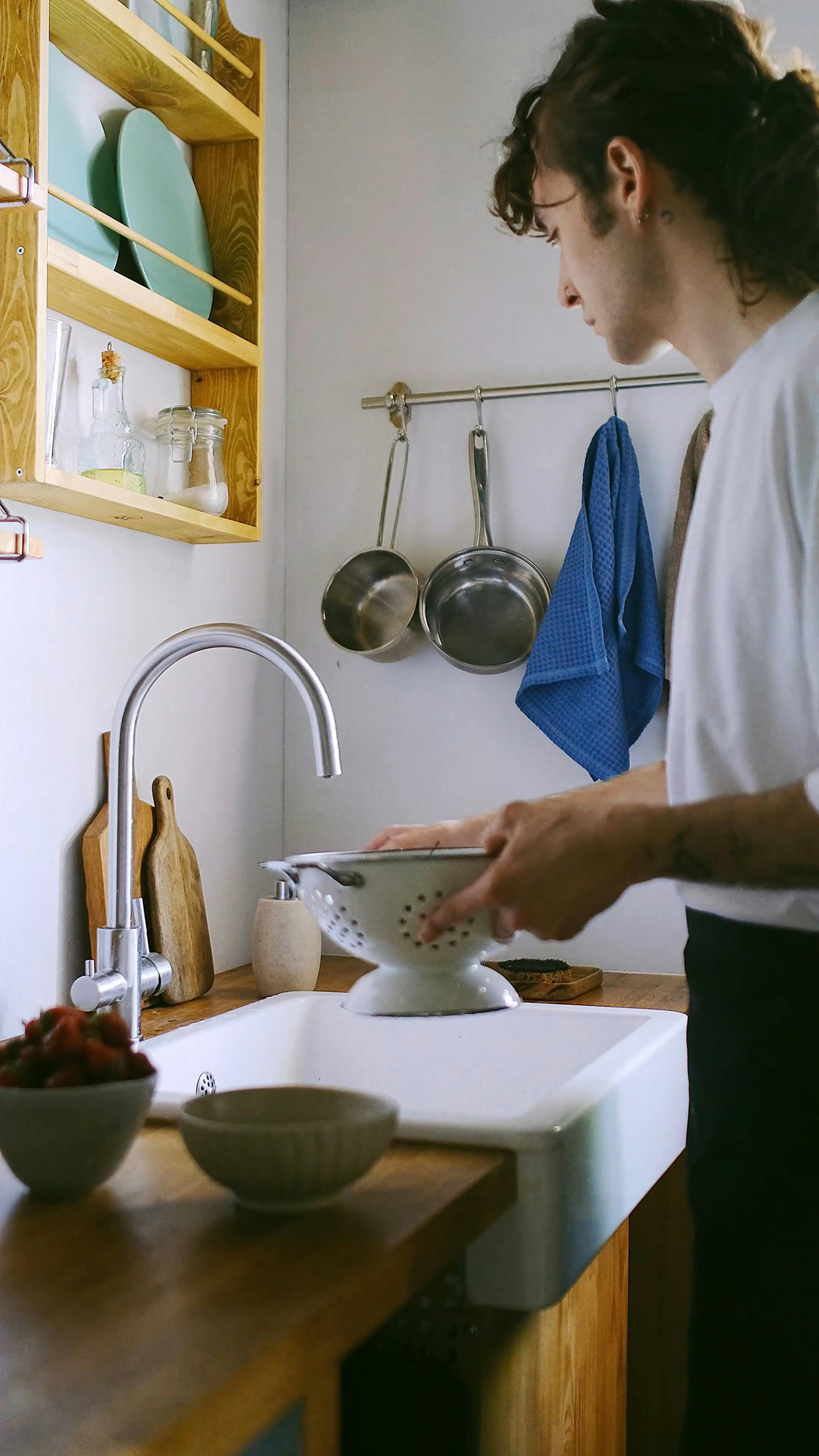 Sink Area Videos, Download The BEST Free 4k Stock Video Footage & Sink ...