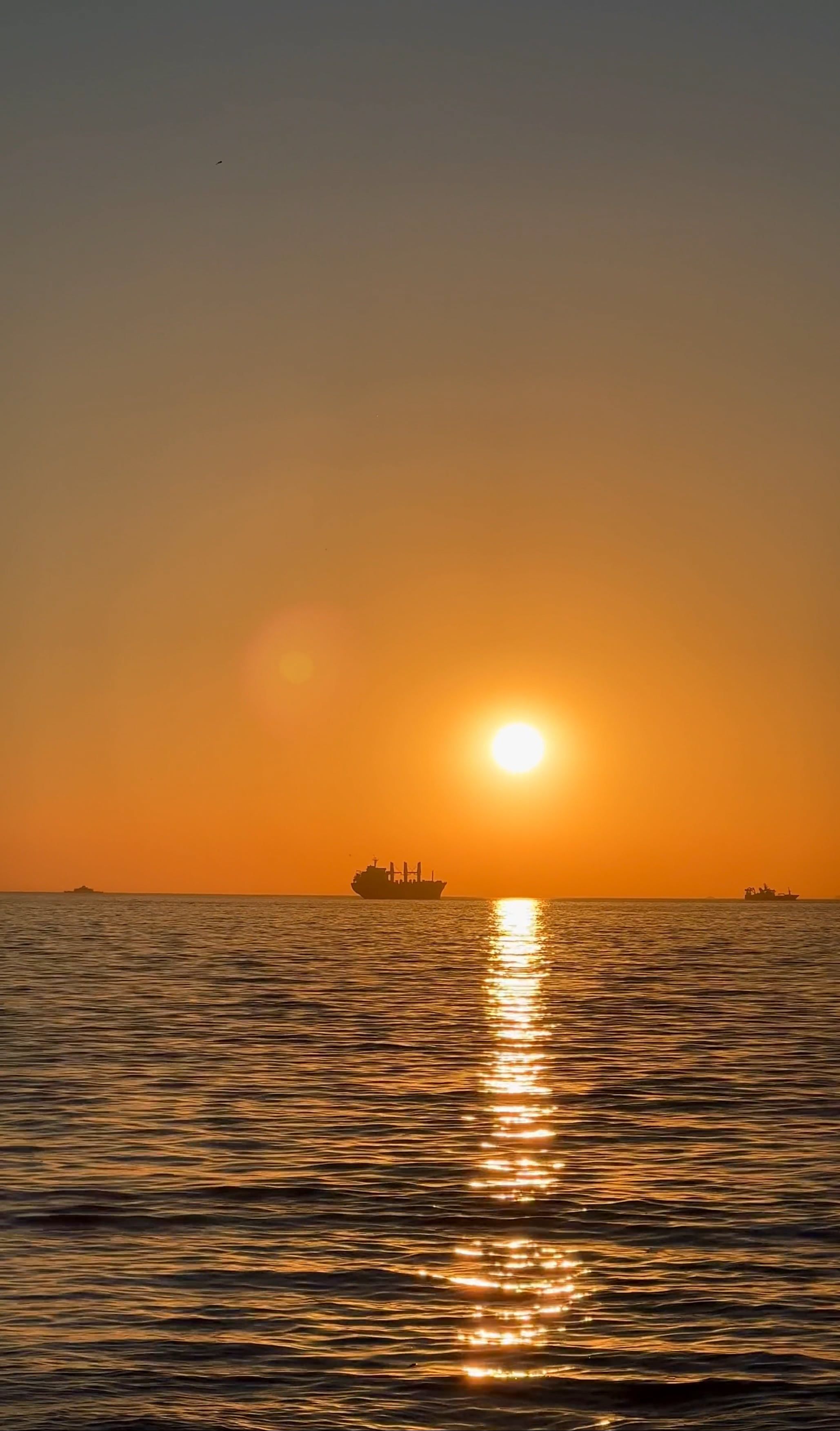 Beautiful Golden Sun over the Ocean Free Stock Video Footage, Royalty ...