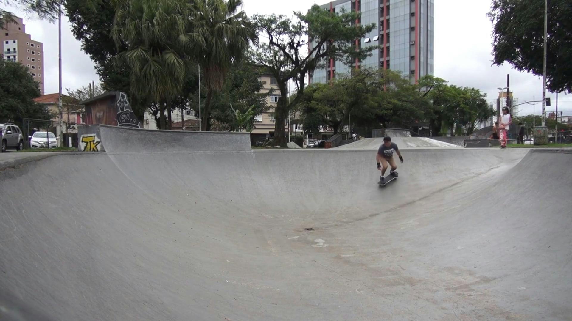Vídeo profissional gratuito de andar de esqueite, árvores, cidade ...