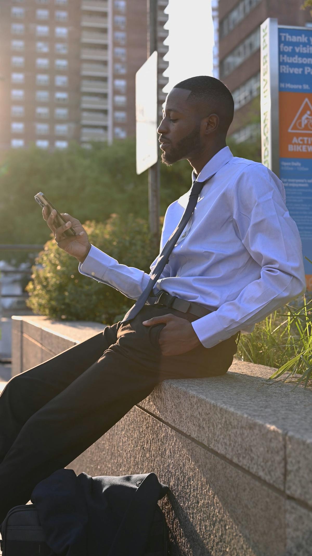 Men Scrolling Videos, Download The BEST Free 4k Stock Video Footage & Men Scrolling HD Video Clips