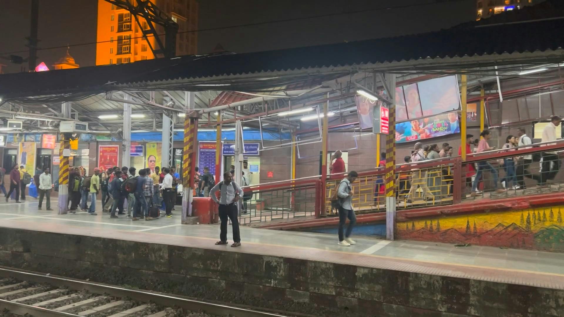 Commuters Walking on Platform Free Stock Video Footage, Royalty-Free 4K ...