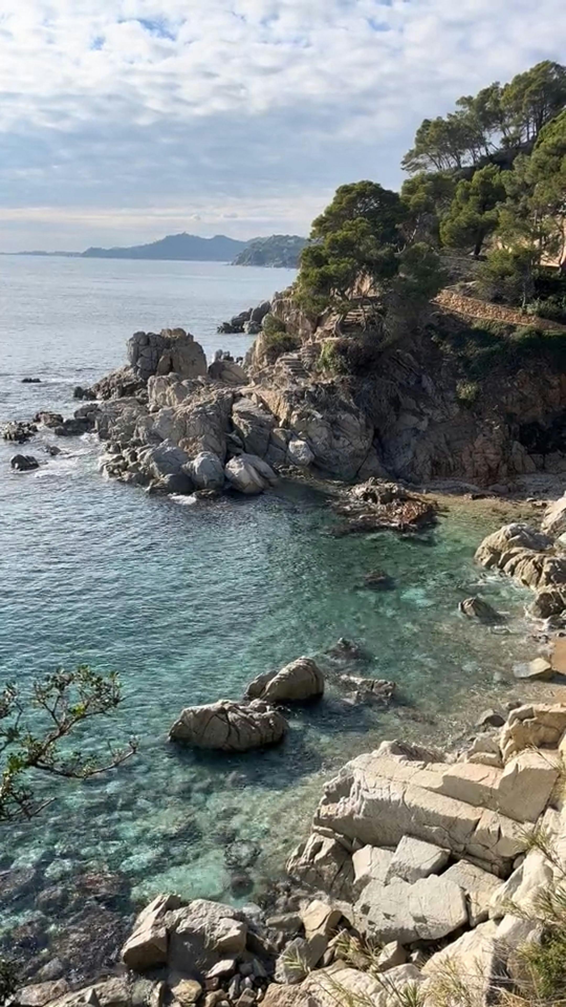 Vídeo profissional gratuito de à beira mar, abismo, água, água azul ...
