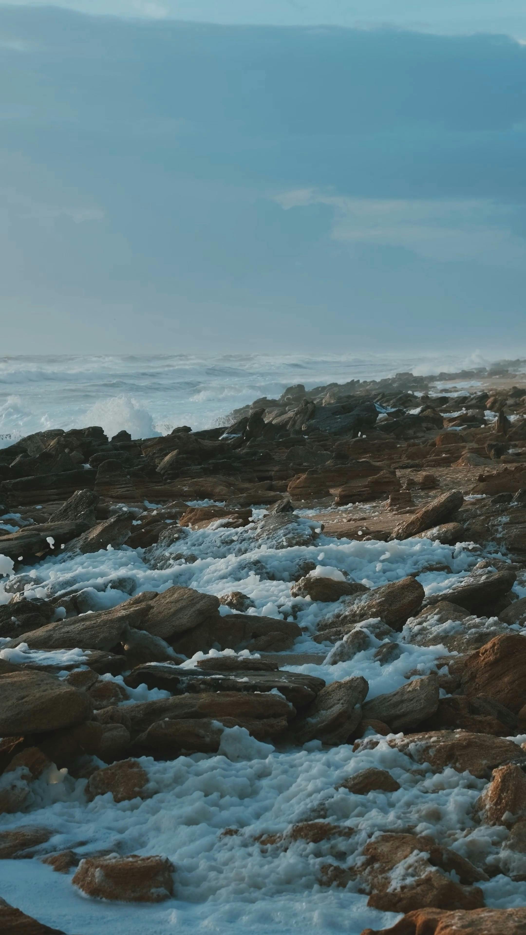 Vídeos de stock gratuitos sobre costa, día ventoso, espuma de mar ...
