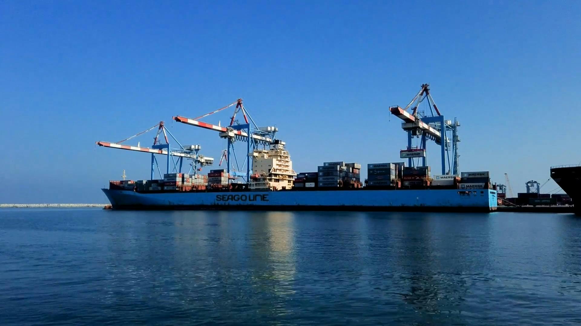 Reefer Containes Videos, Download The BEST Free 4k Stock Video Footage ...