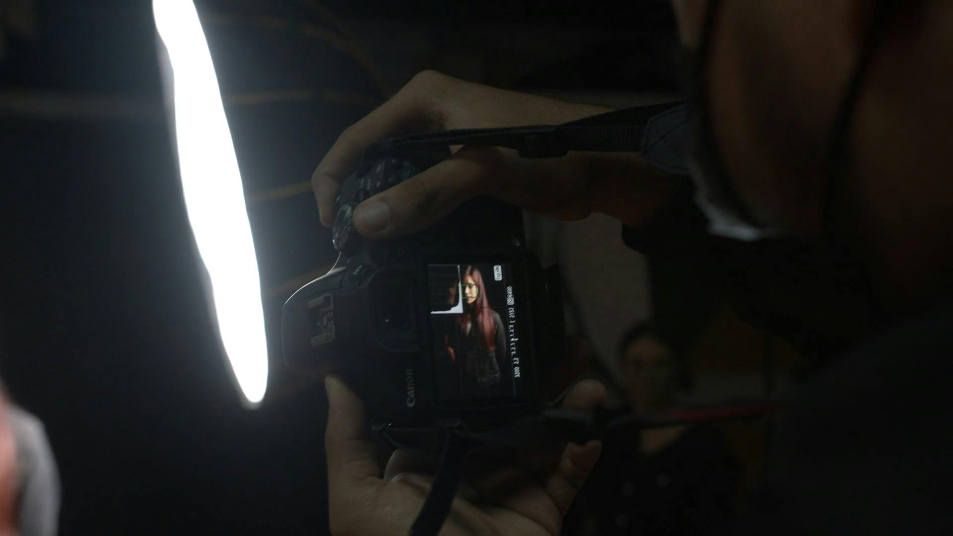 A Photographer Wnating The Perfect Lighting For A Model Photo Shoot ...