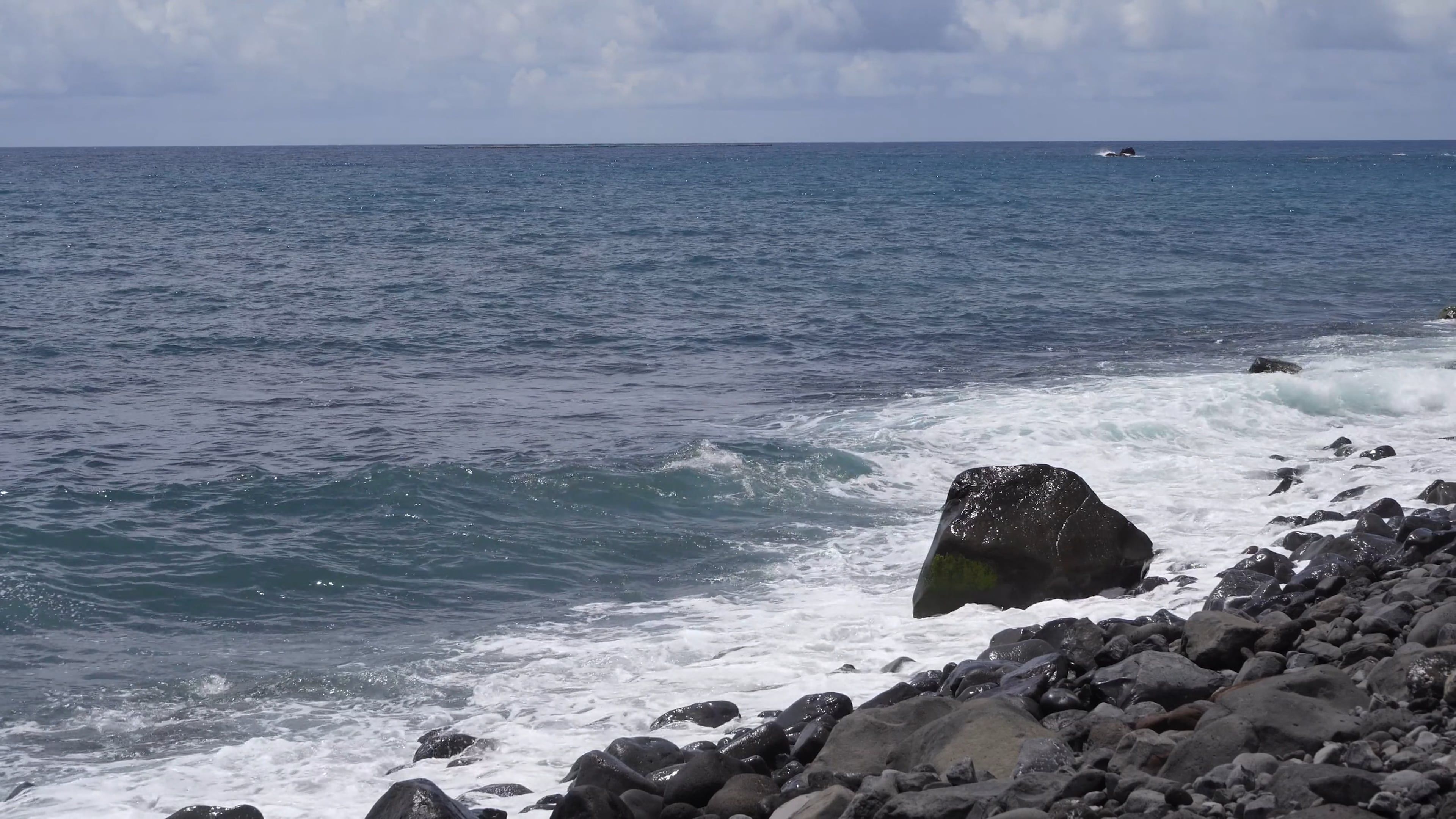 Waves 005 (4K) Free Stock Video Footage, Royalty-Free 4K & HD Video Clip