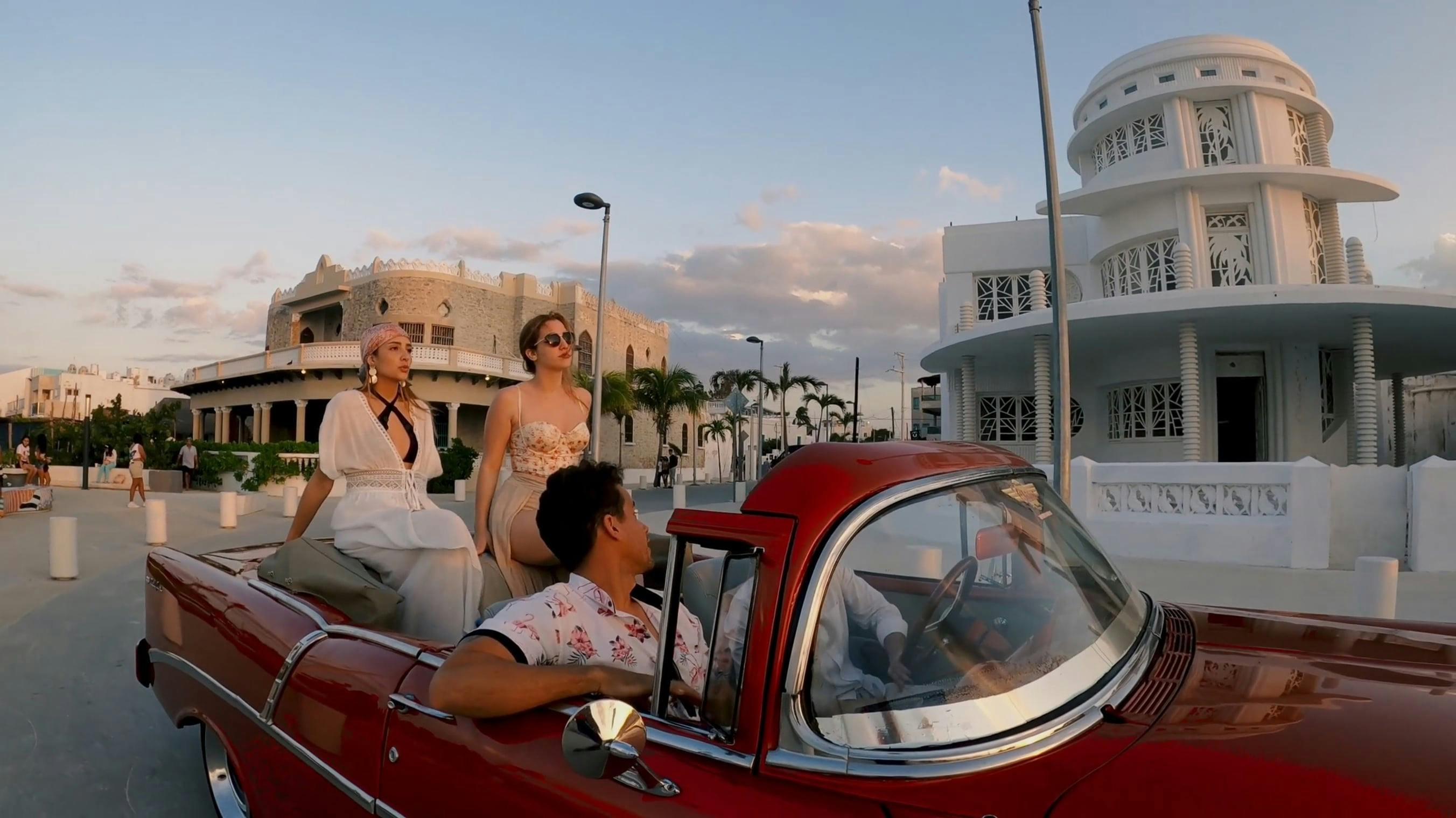 auto clásico convertible con amigos Free Stock Video Footage, Royalty ...