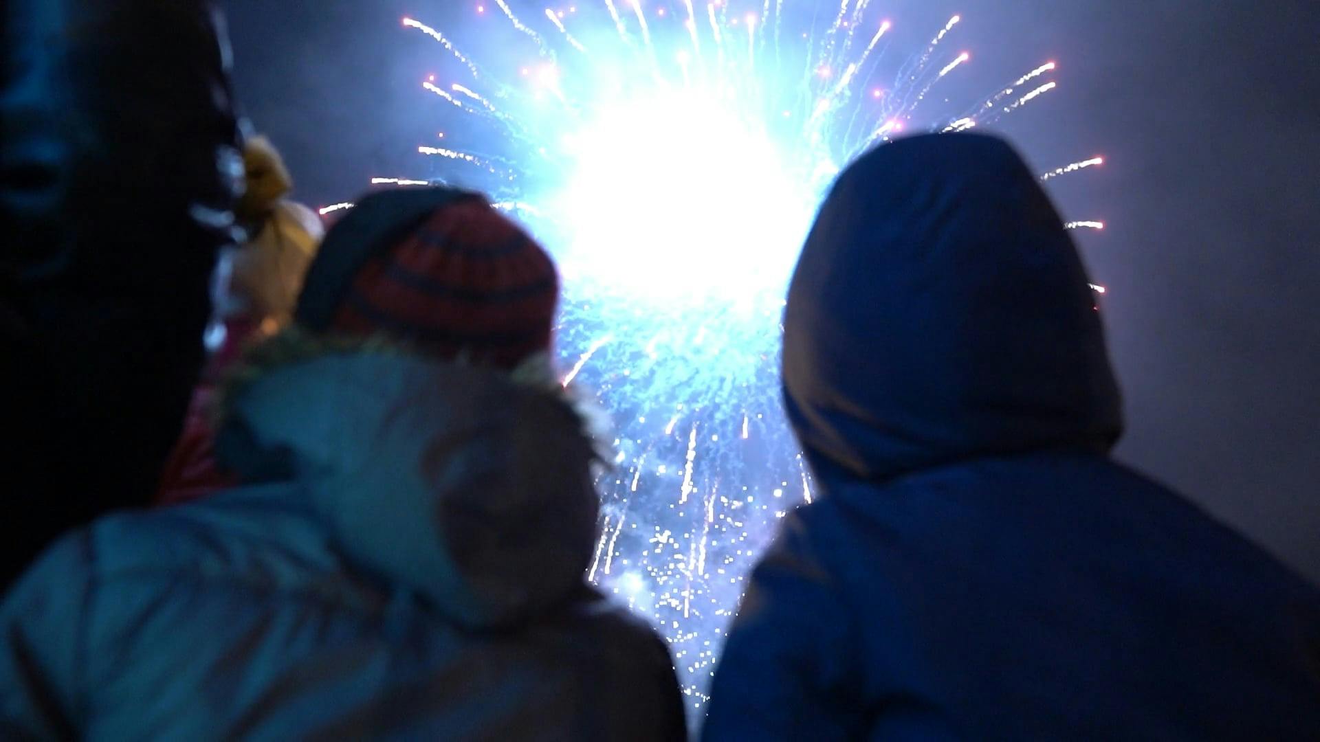 Family Watching Fireworks Videos, Download The BEST Free 4k Stock Video ...