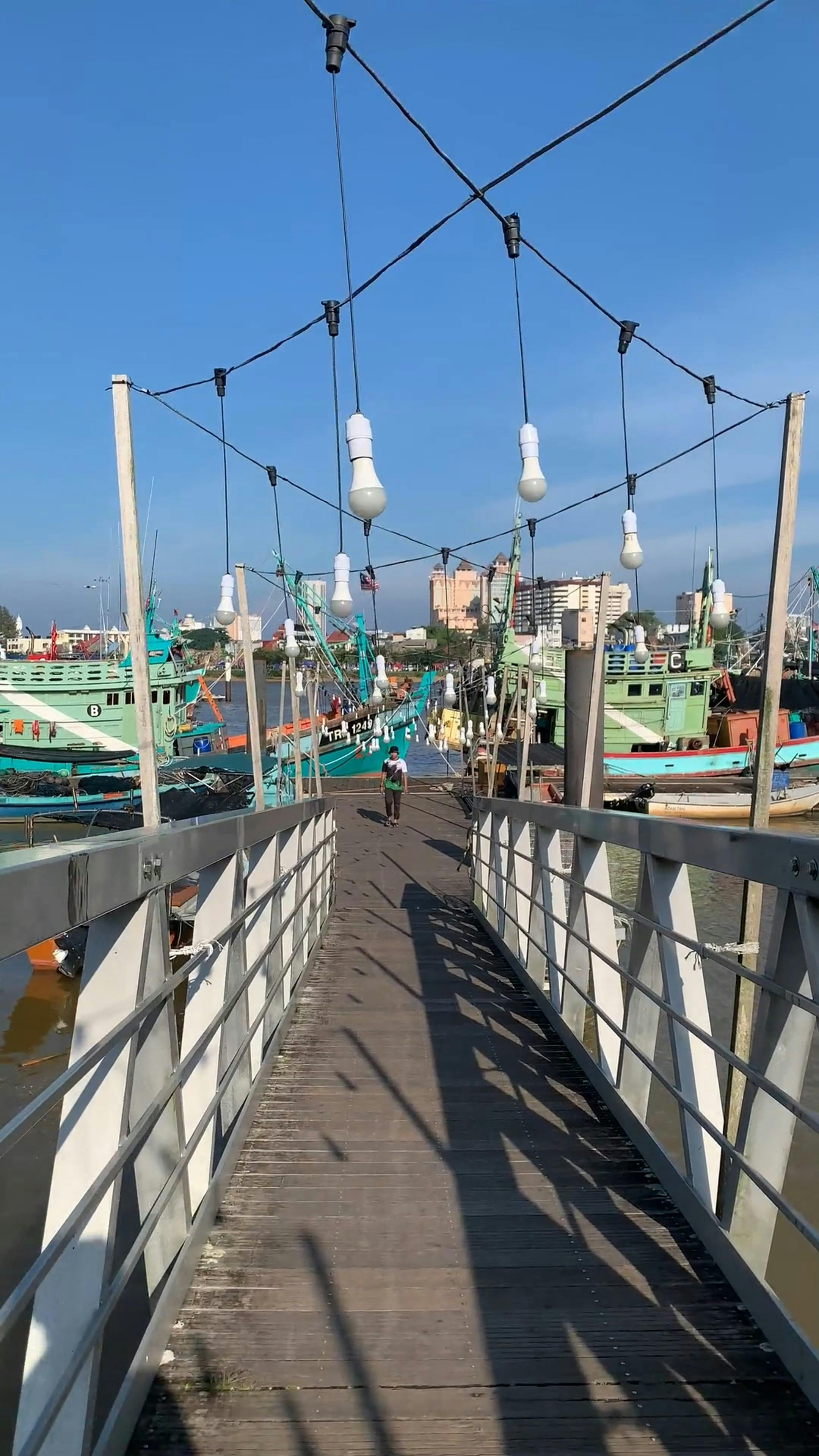 Video có sẵn miễn phí về bầu trời, bên bờ biển, bến du thuyền, bến tàu ...