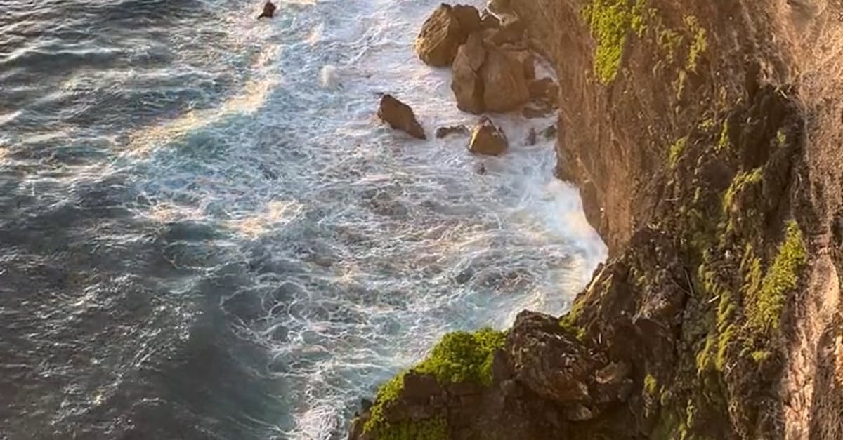 有关asmr 夏天 大浪 岩石 岩石的 岸邊 巨岩 平静 悬崖岩 懸崖 招手 摇滚 旅行 日落 景觀 水 沉思