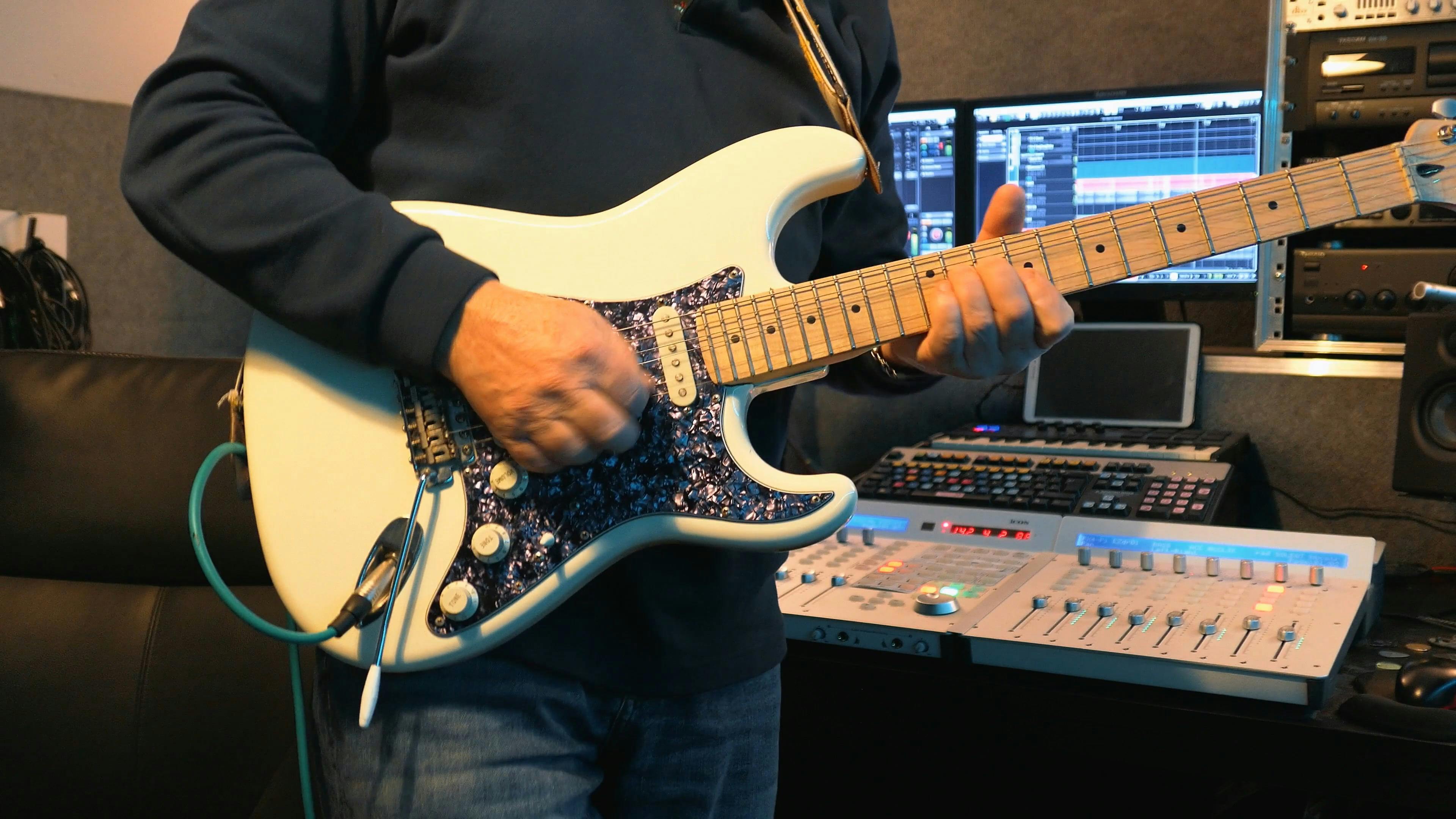 Tracking Solo Videos, Download The BEST Free 4k Stock Video Footage ...