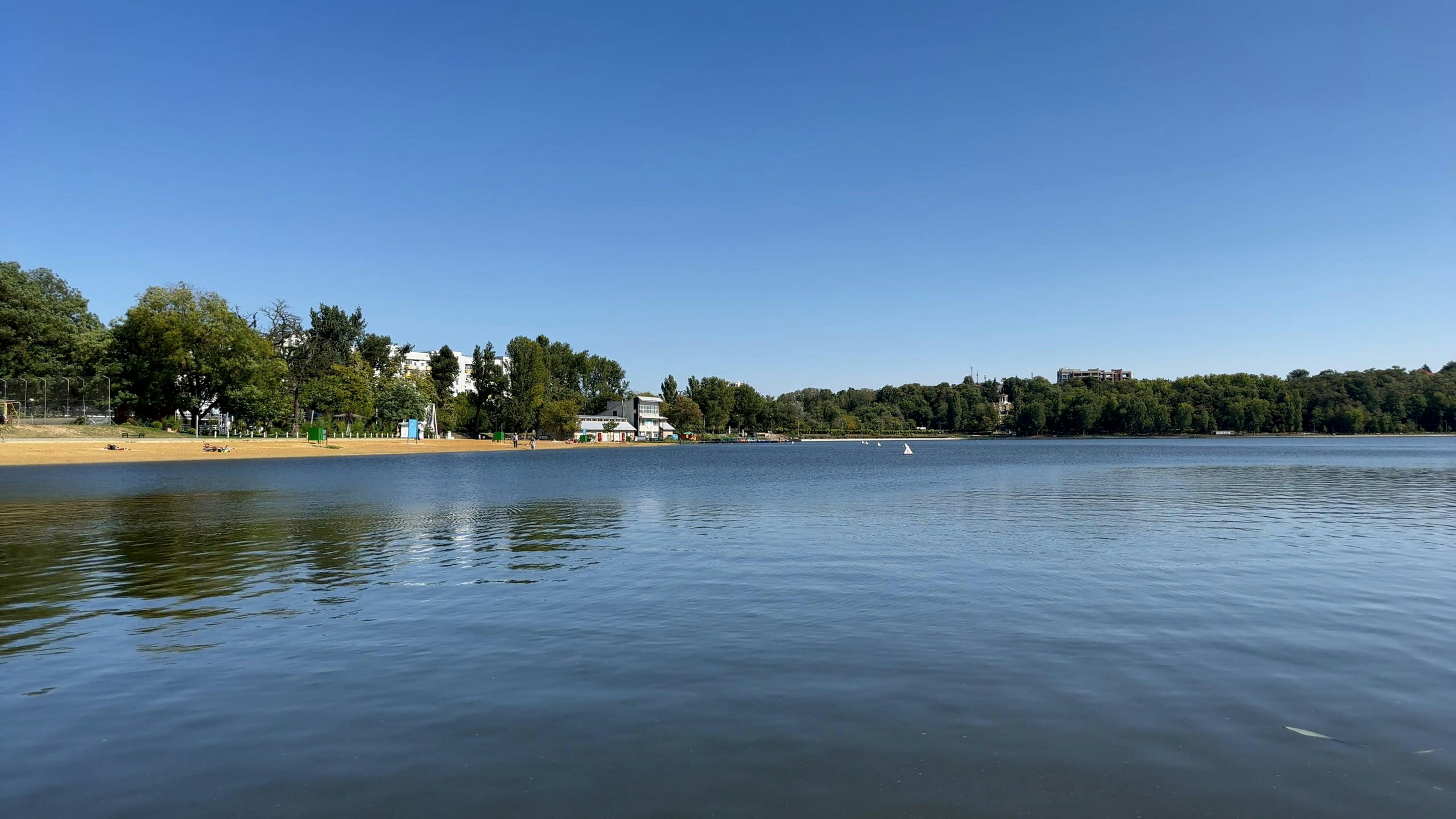 Beach at lake Lacul Valea Morilor in Chișinău, Republic of Moldova Free ...