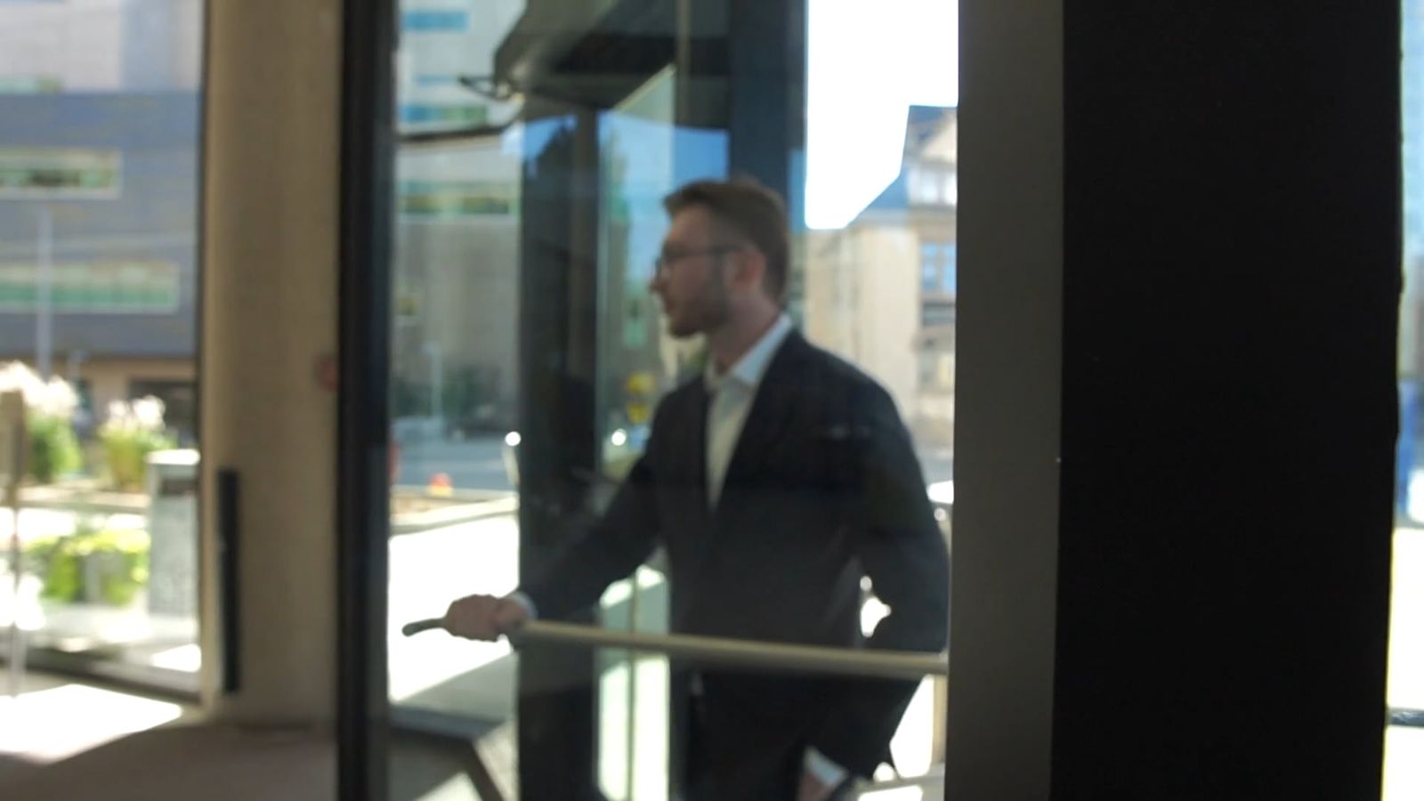 People Entering And Exiting Building Videos, Download The BEST Free 4k ...