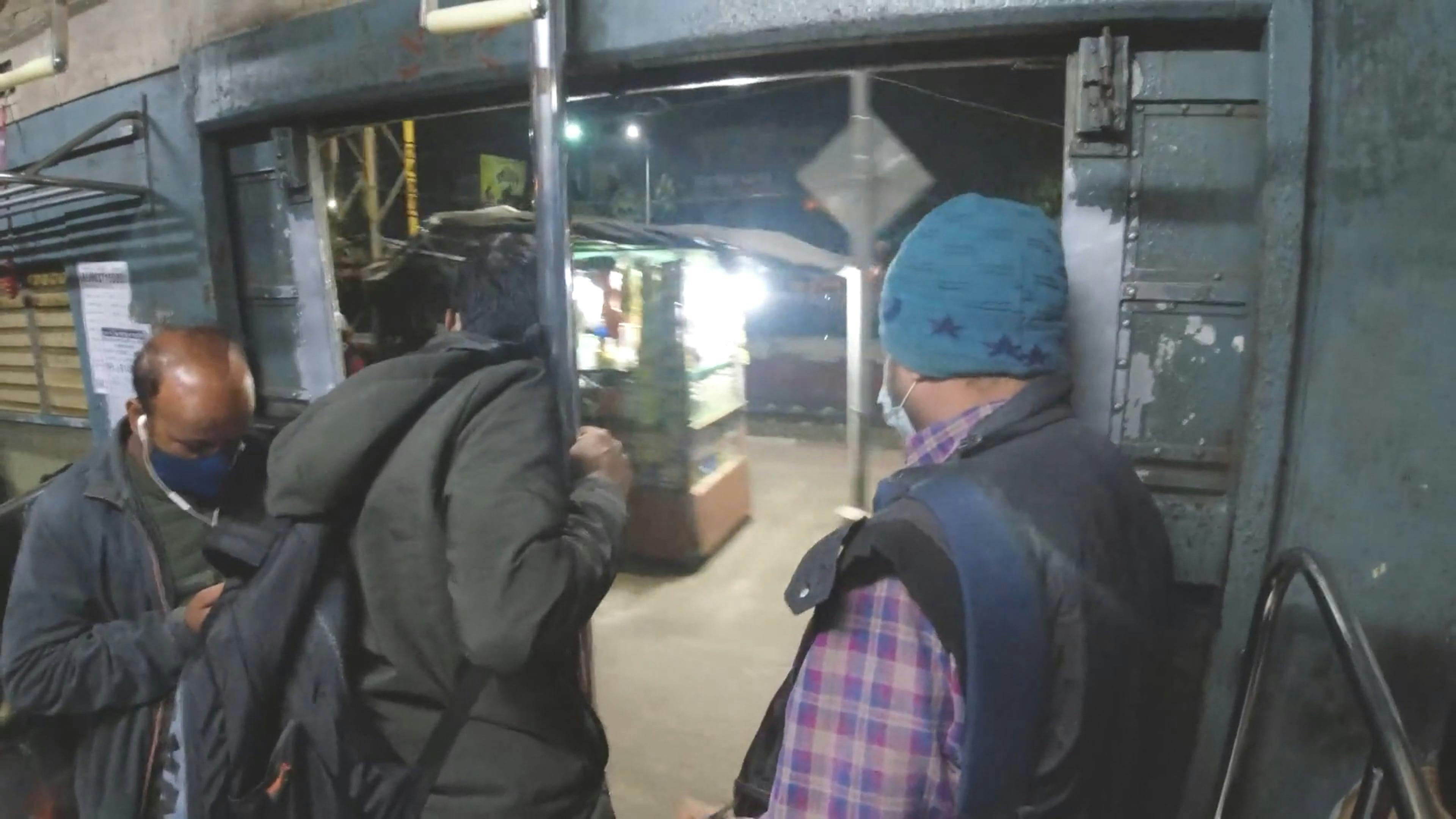 Kolkata local train journey Free Stock Video Footage, Royalty-Free 4K ...