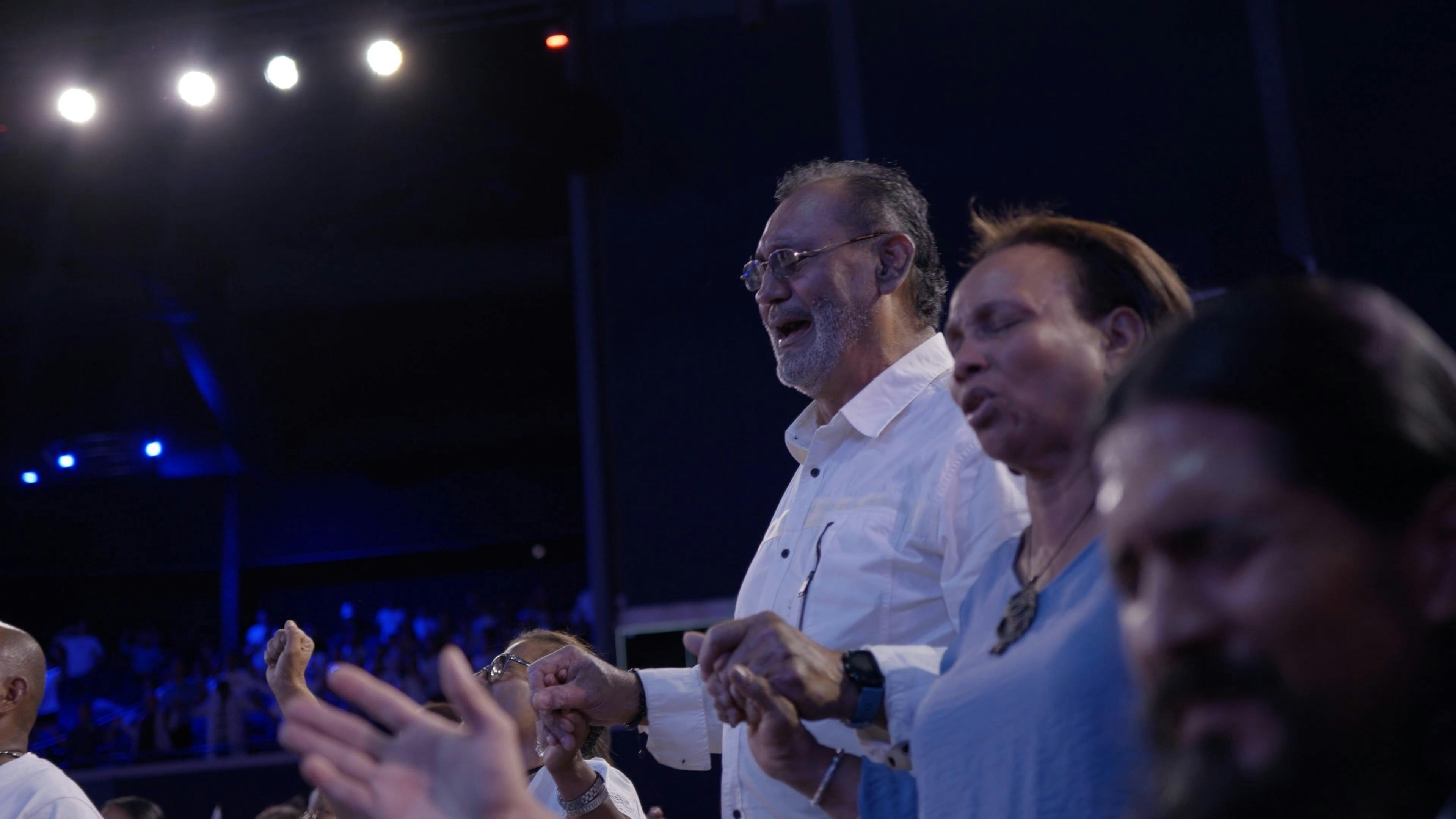 Vídeos de stock gratuitos sobre adoración, adoradores, adorar, amor ...