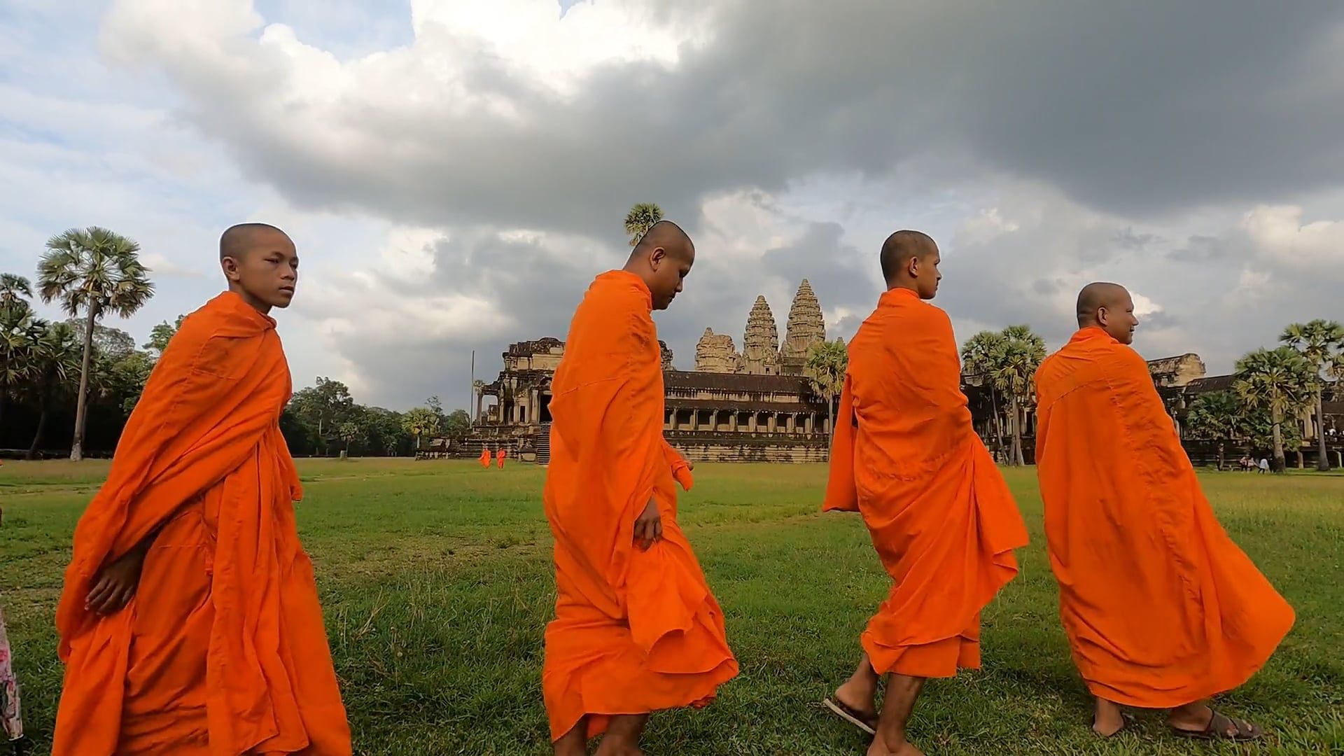 ANGKORWAT MONKS FRONT YARD Free Stock Video Footage, Royalty-Free 4K ...