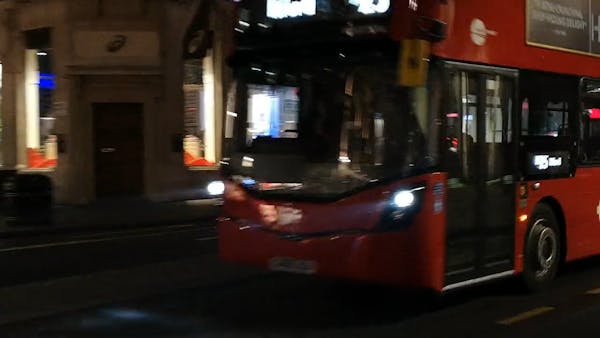 2,000+个最精彩的“Bus”视频 · 100%免费下载 · Pexels素材视频