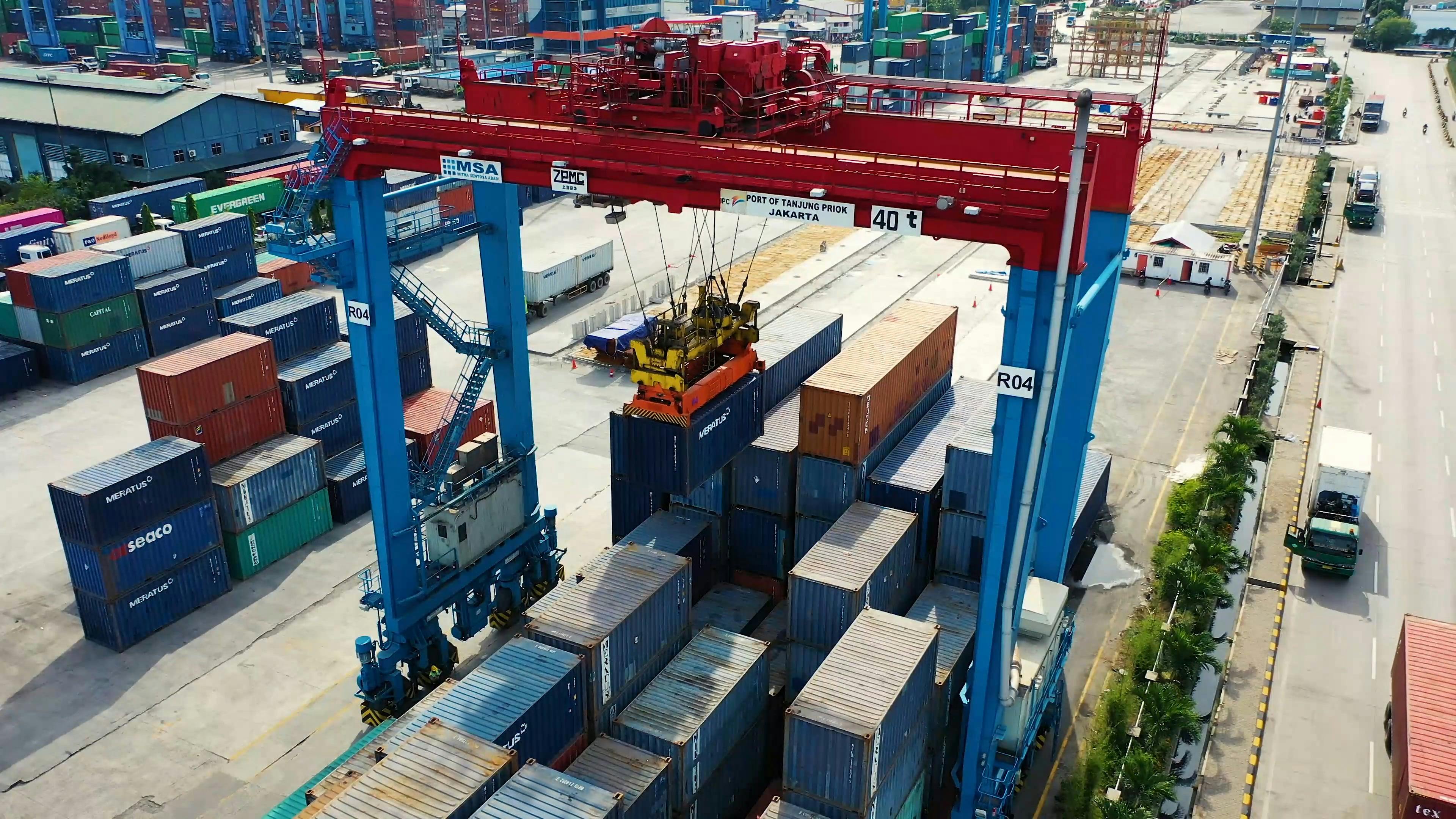 Containers · Free Stock Video