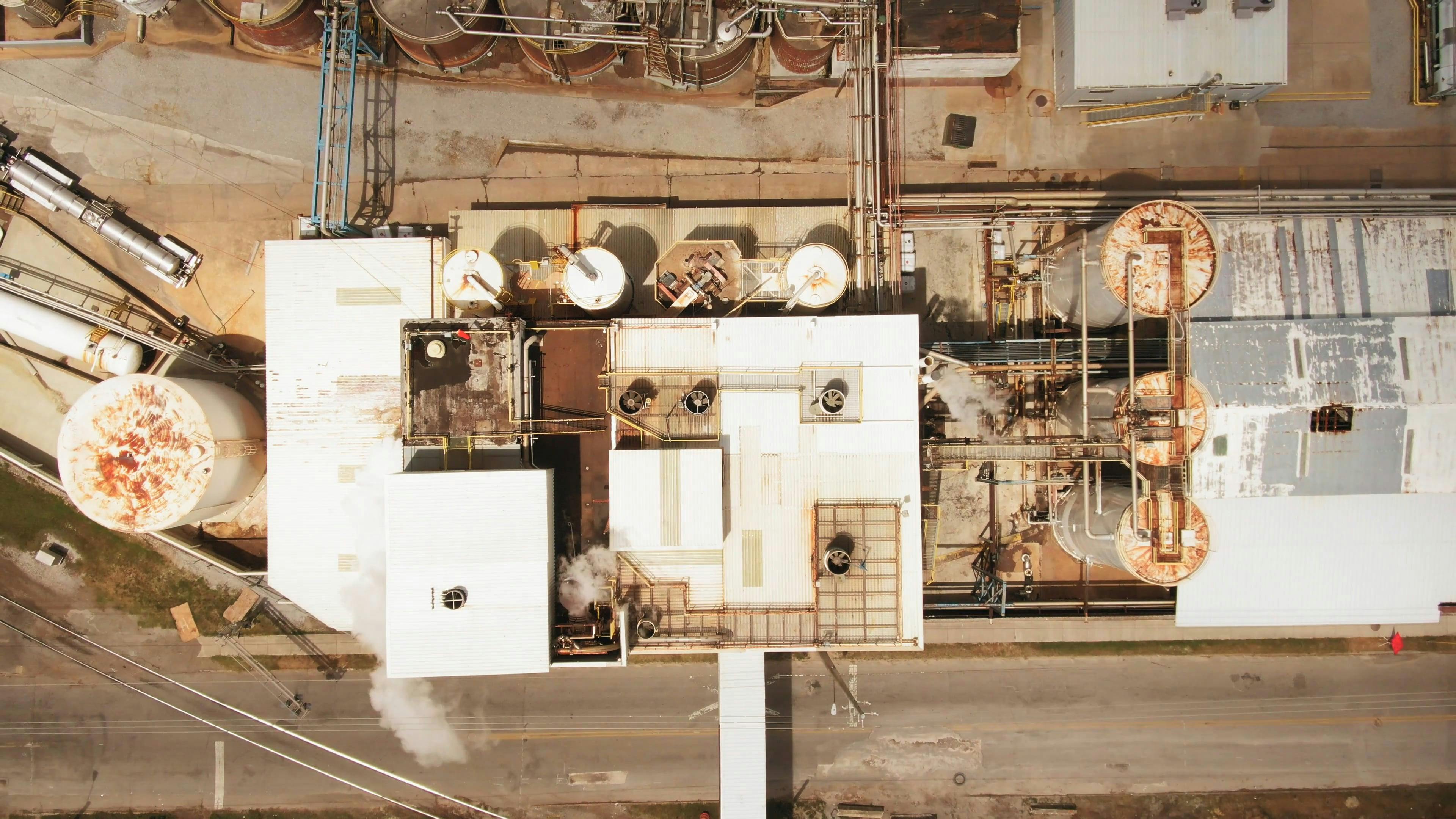 Vue Aérienne D'une Usine Industrielle · Vidéos gratuites