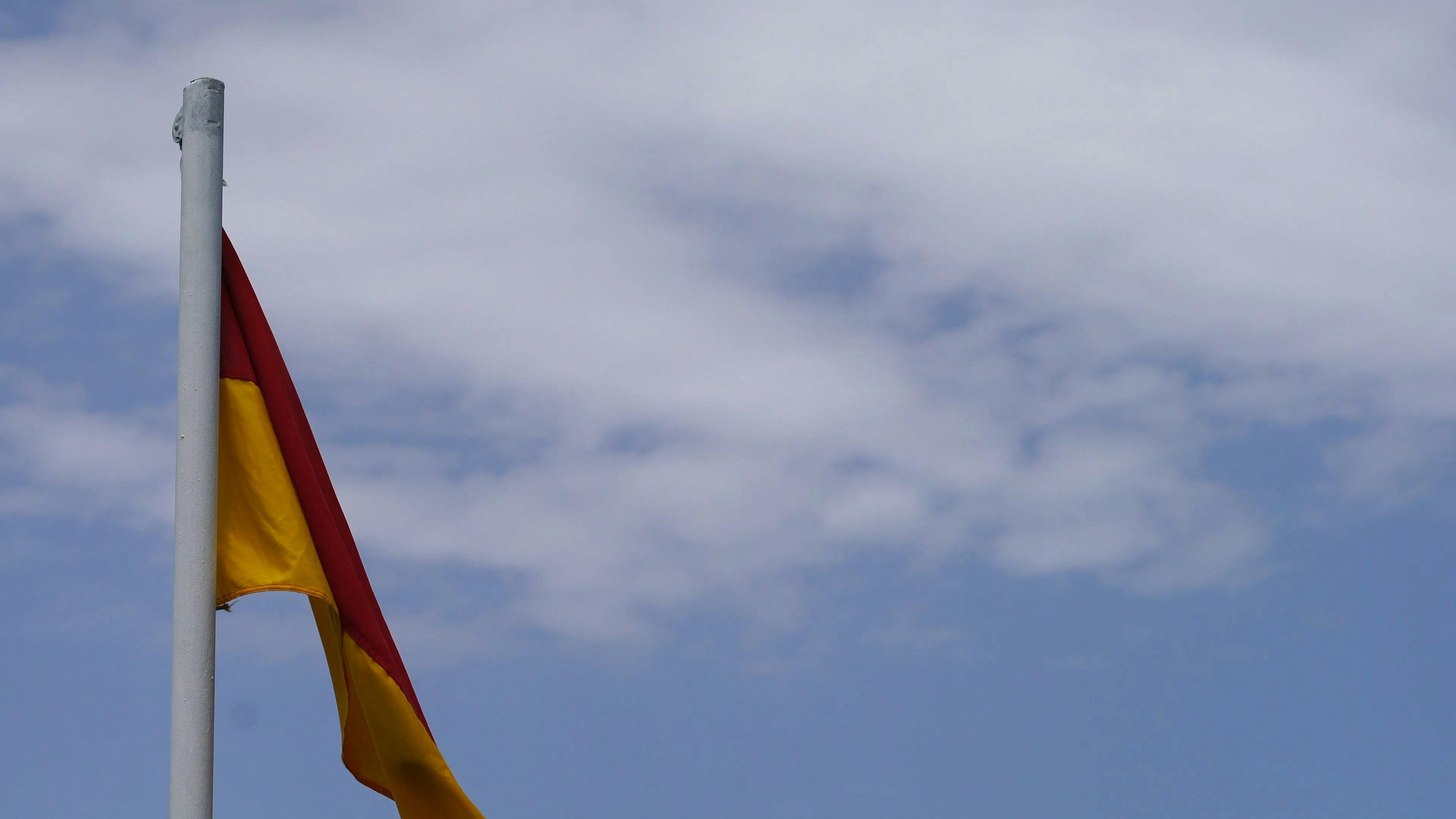 Bandera En Un Poste · Vídeos de stock gratuitos