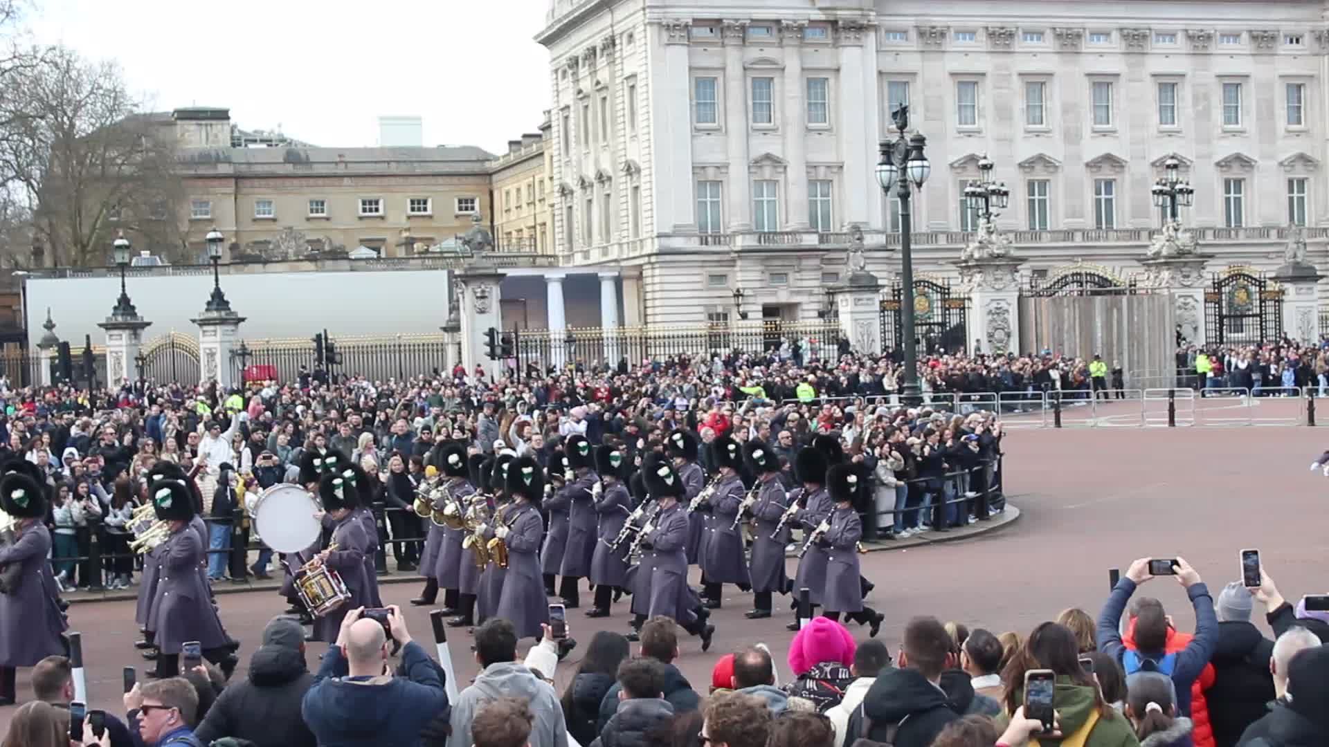 Marching by Buckingham Palace Free Stock Video Footage, Royalty-Free 4K ...