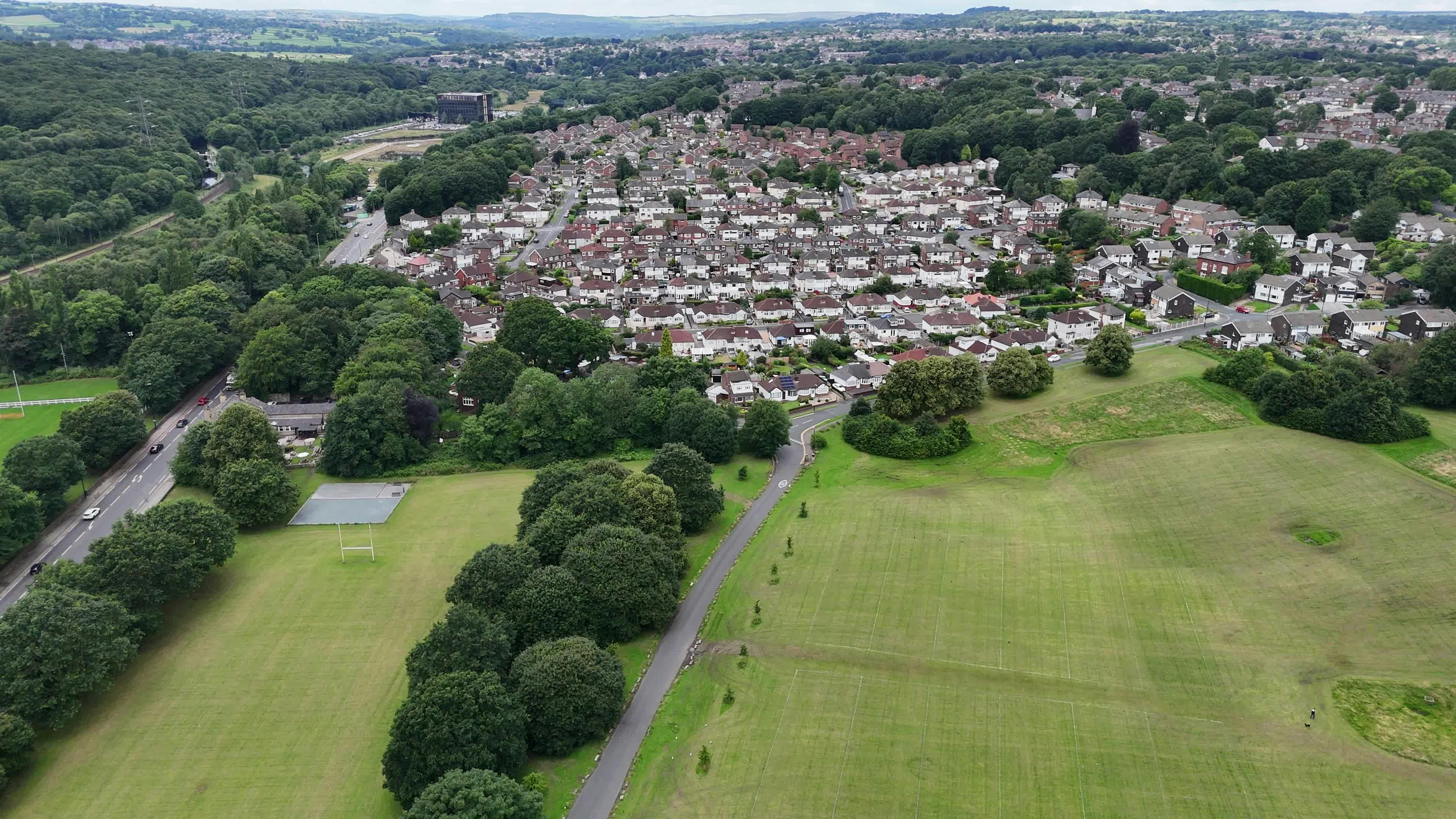 Vídeos de stock gratuitos sobre techos, volando sobre las calles de ...