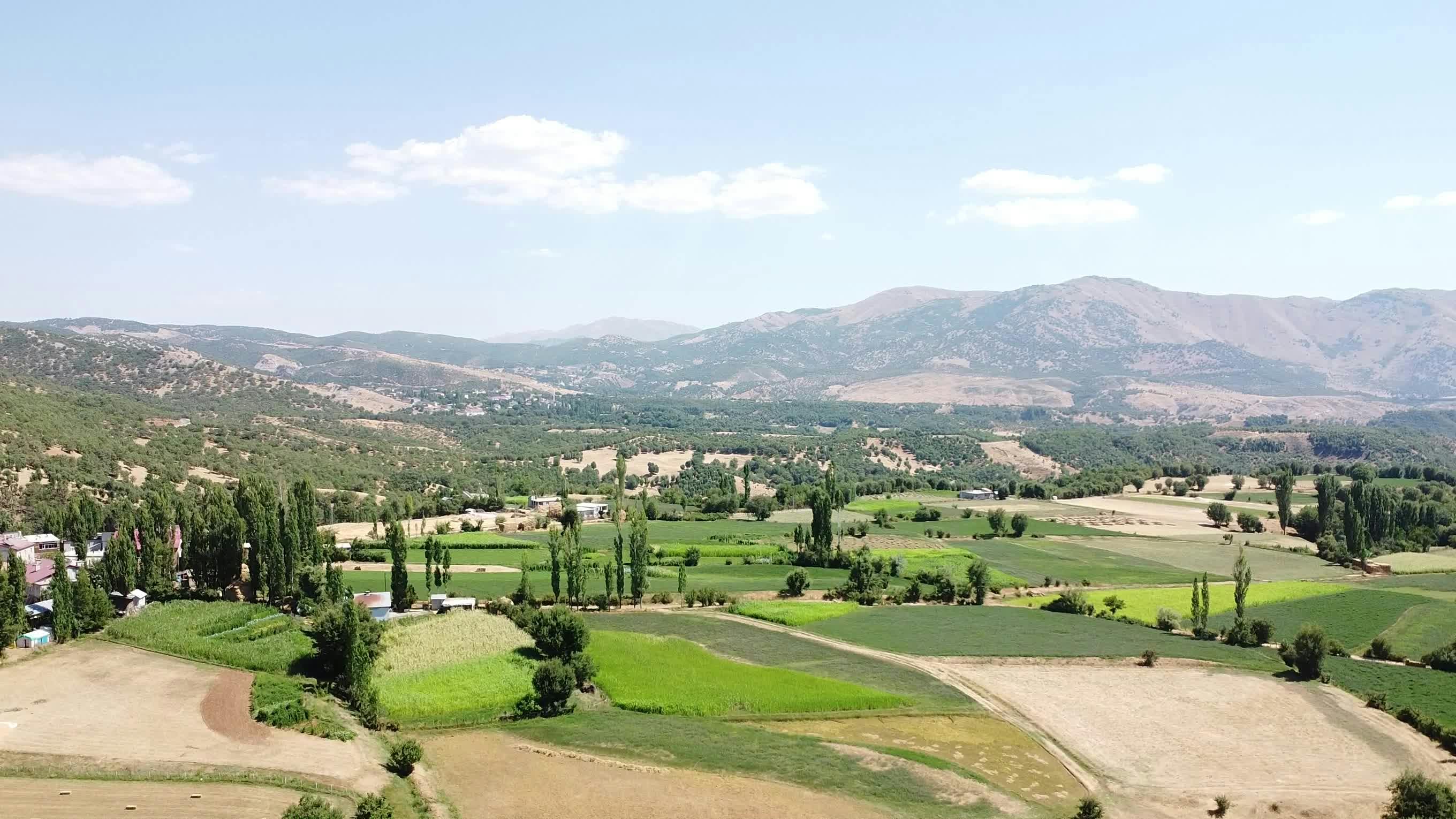 A general mountain view or a mountain view taken from the hotel Free ...