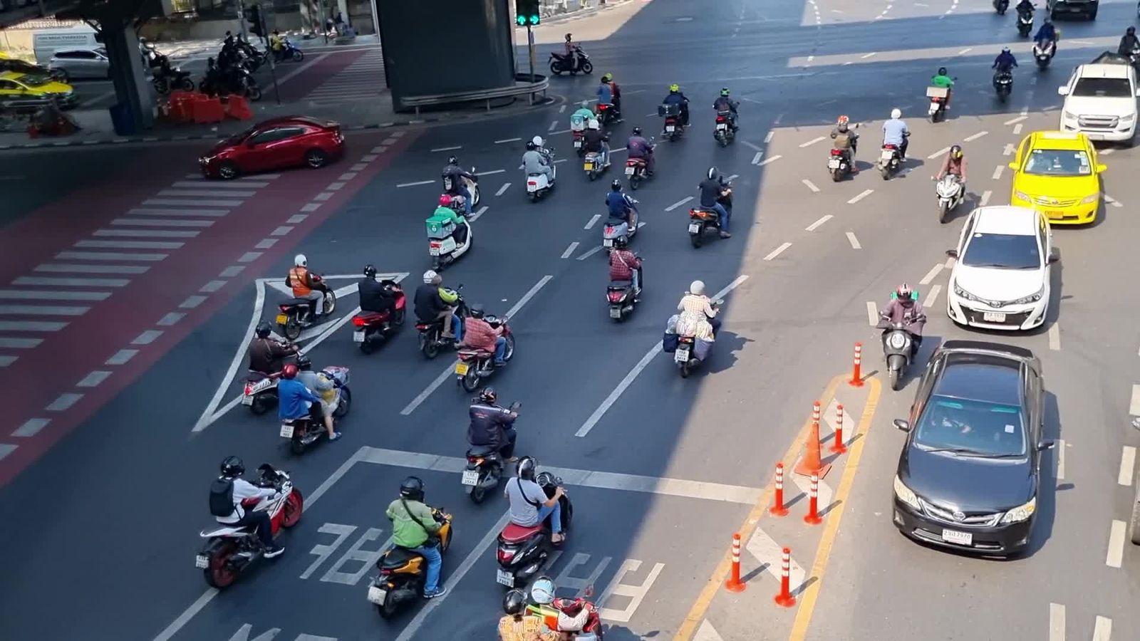 Traffic Videos, Download The BEST Free 4k Stock Video Footage & Traffic ...