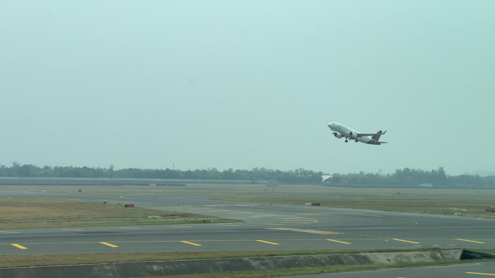 Plane Take Off Videos, Download The BEST Free 4k Stock Video Footage ...