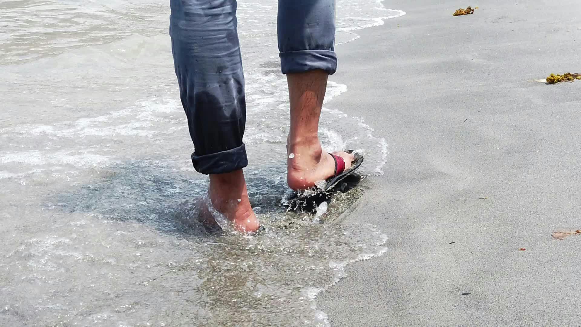 Low Angle Back of Feet View_Walking beside the sandy beach_Landscape ...