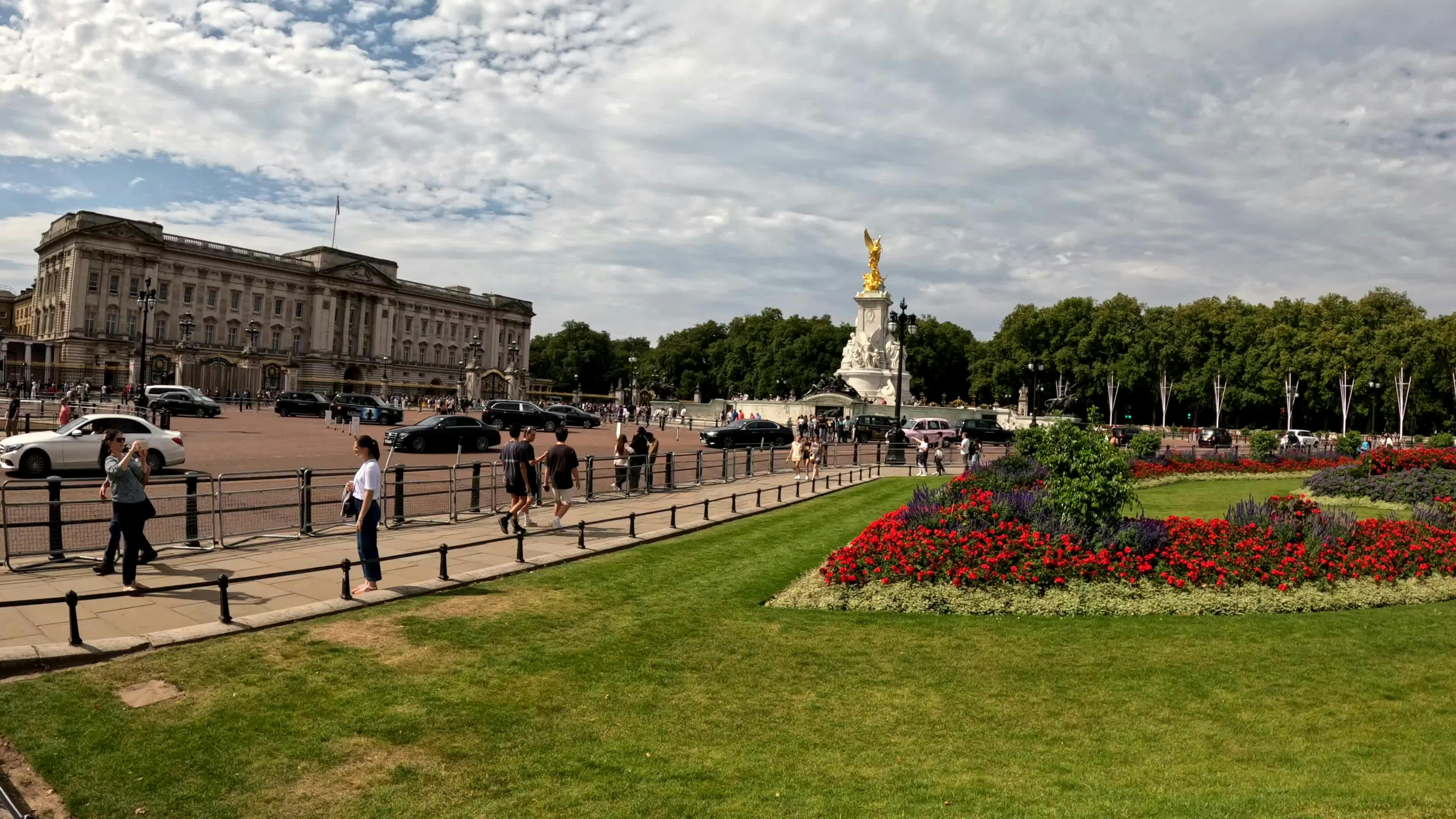 Buckingham Palace View Free Stock Video Footage, Royalty-Free 4K & HD ...