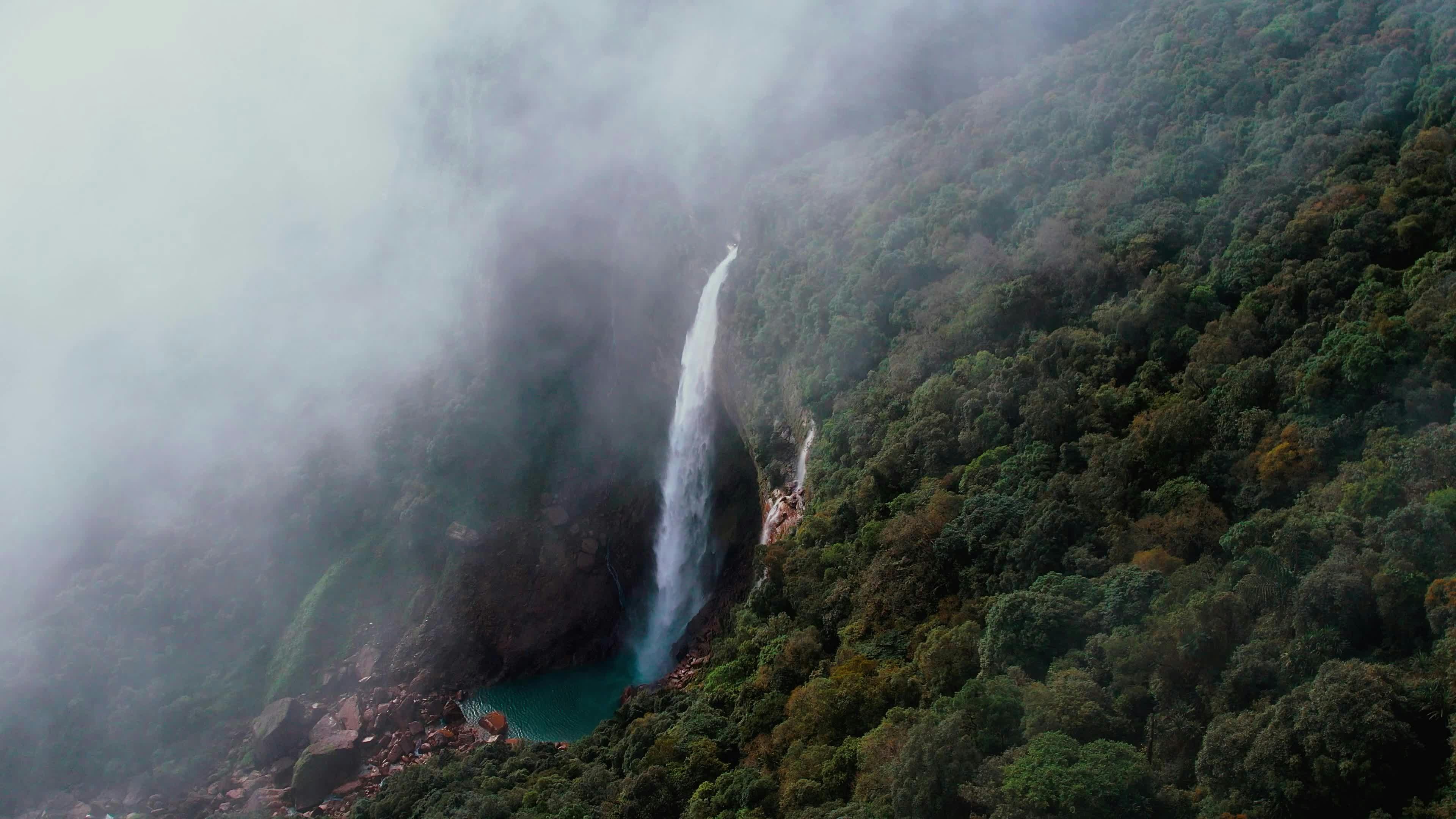 Vertical Stream Videos, Download The BEST Free 4k Stock Video Footage ...